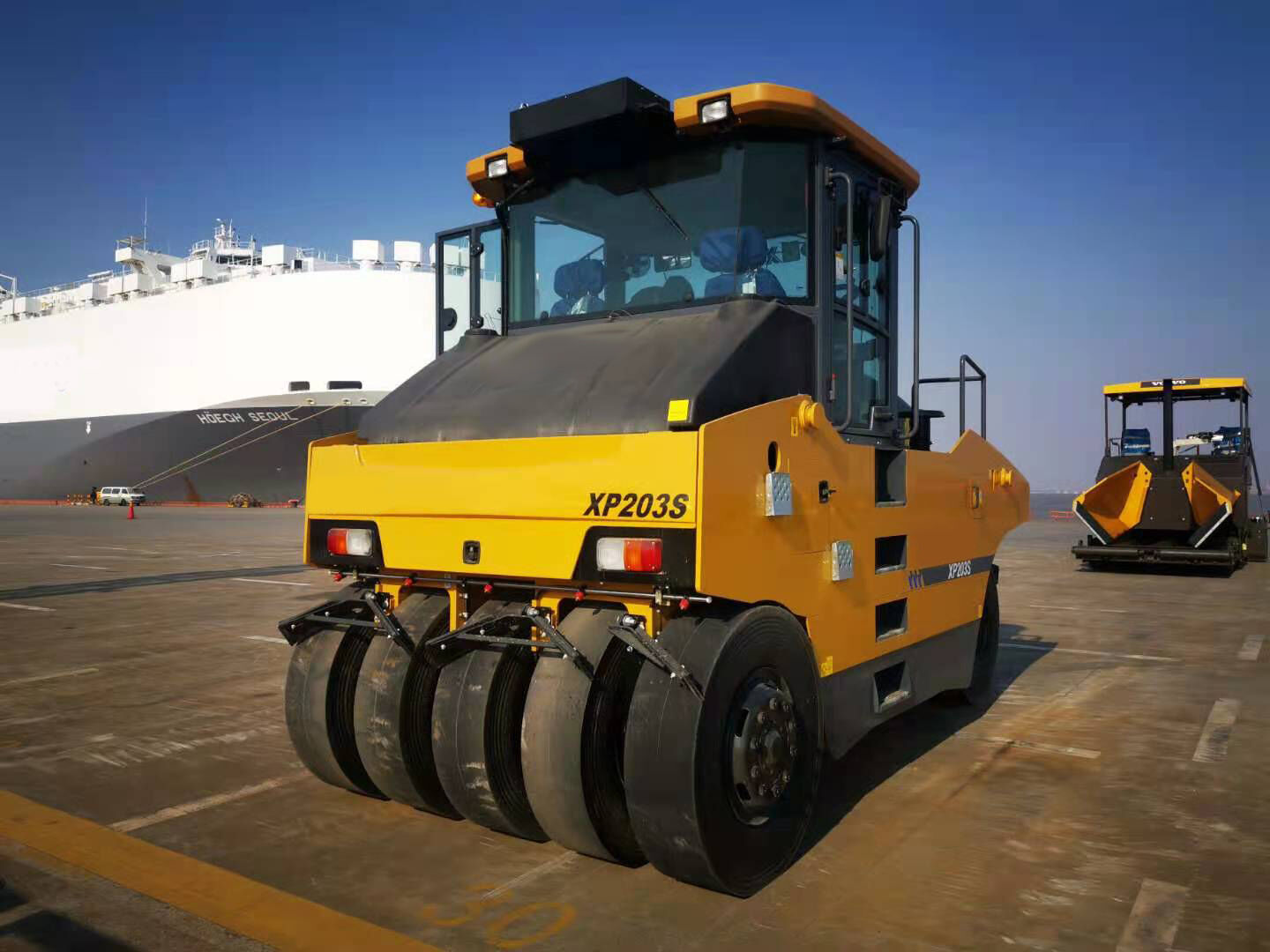 20 Ton Pneumatic Rubber Tire Road Roller Xp203s Pneumatic Roller For ...