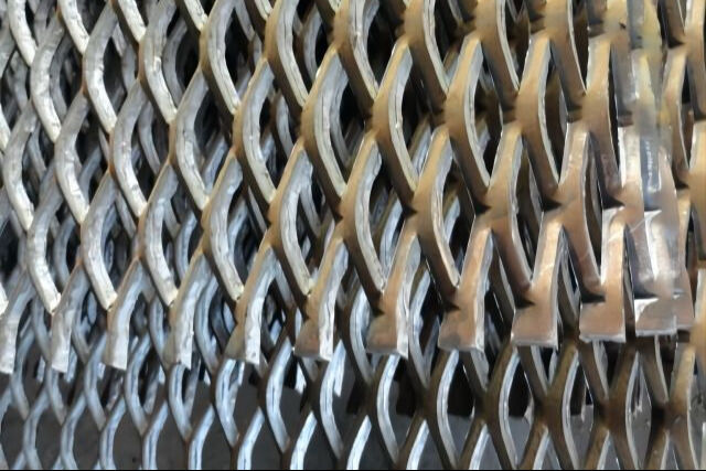 Buy Wholesale China High Quality Heavy Iron Steel Expanded Metal Mesh ...