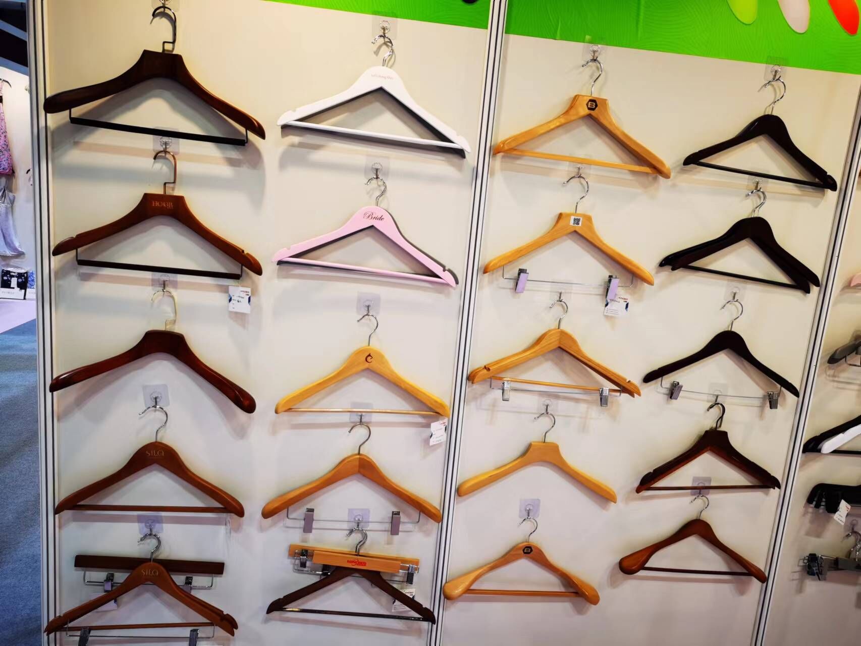 Buy Wholesale China Eoncred New Product Wood Hanger Pine Wood Clothes ...