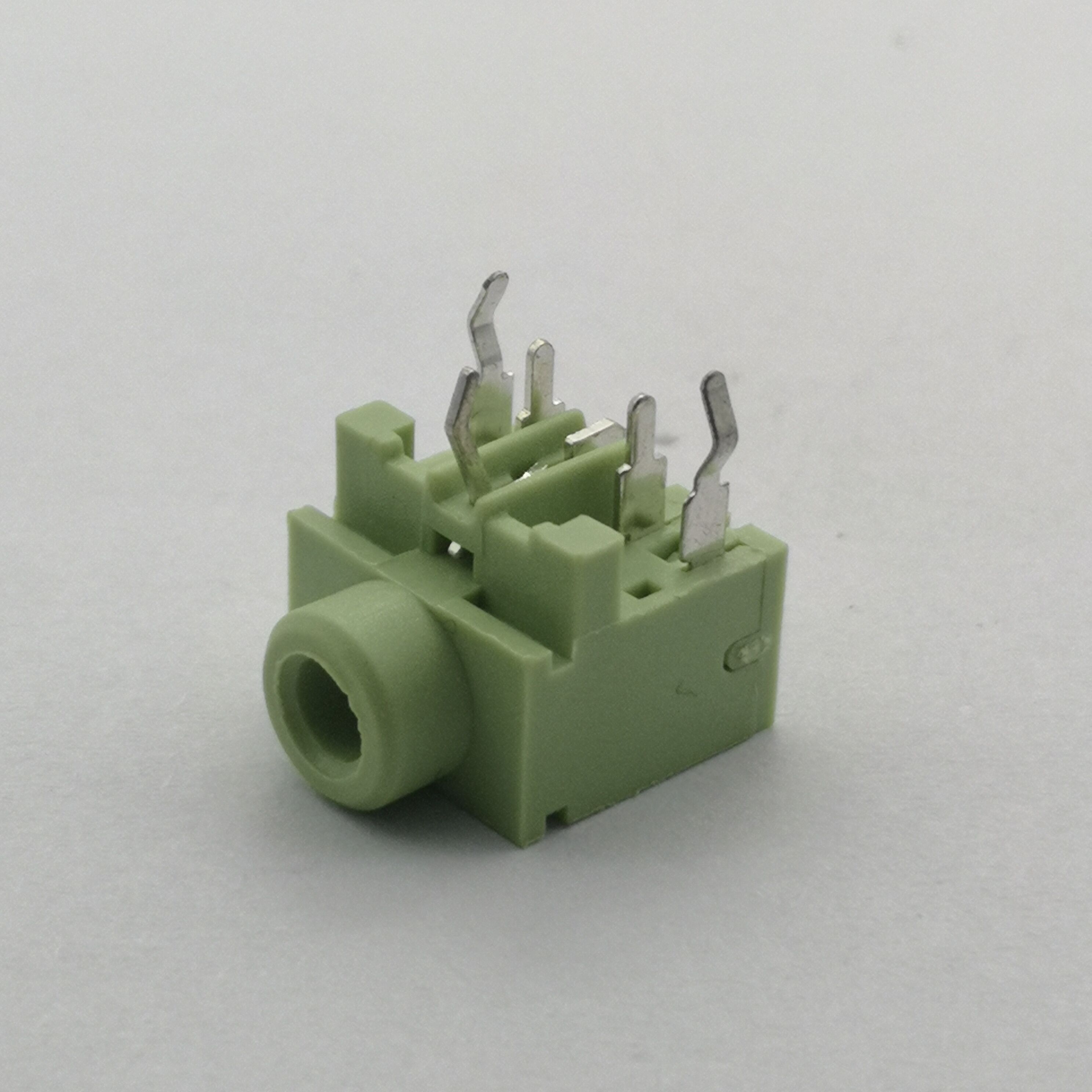 Best-selling High Quality 3.5mm Phone Jacks Dip Green Earphone Jack Connector - China Wholesale ...