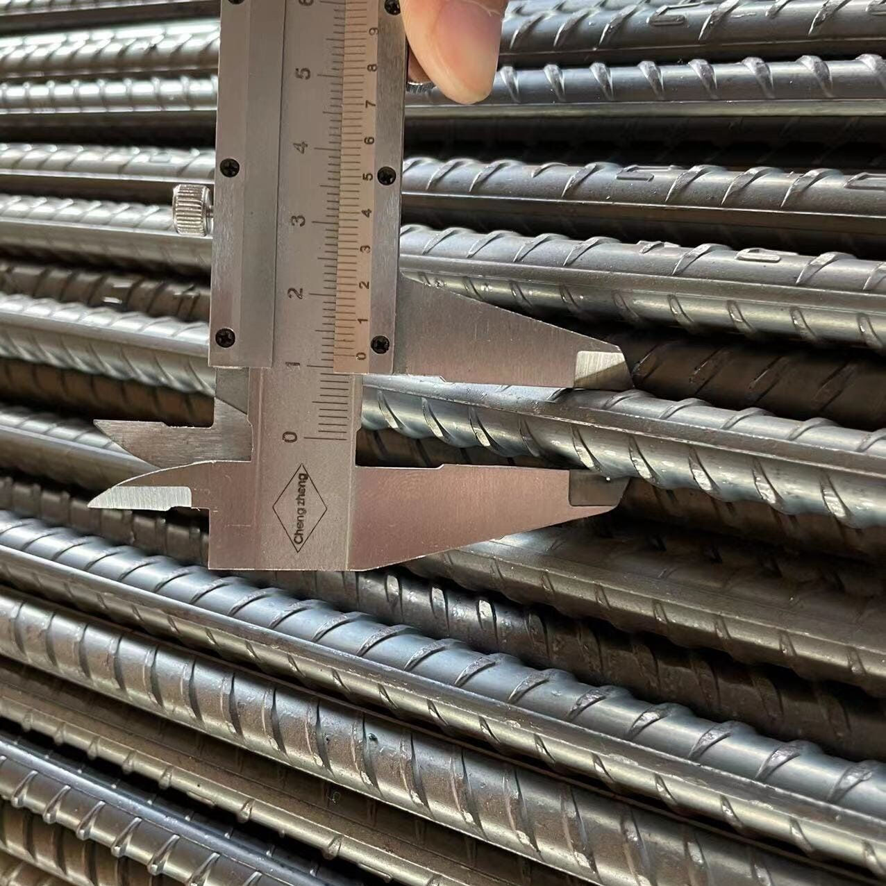 Hot Sale 10mm 12mm Din Deformed Steel Rebar Concrete Iron Rod Price Building Concrete Steel ...