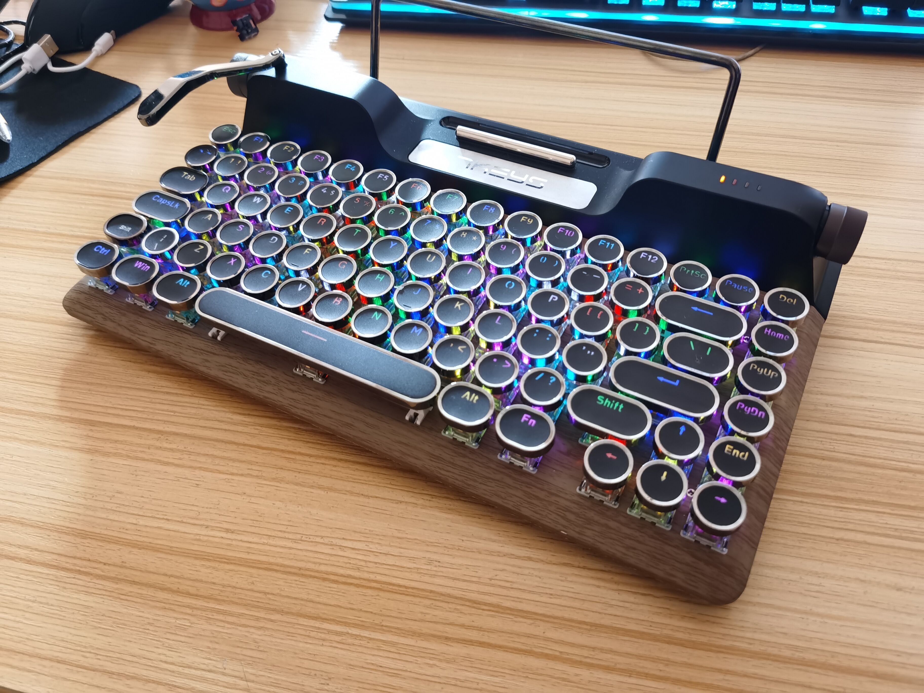 Buy Wholesale China Wired/wireless Compact Size Keyboard With Round ...