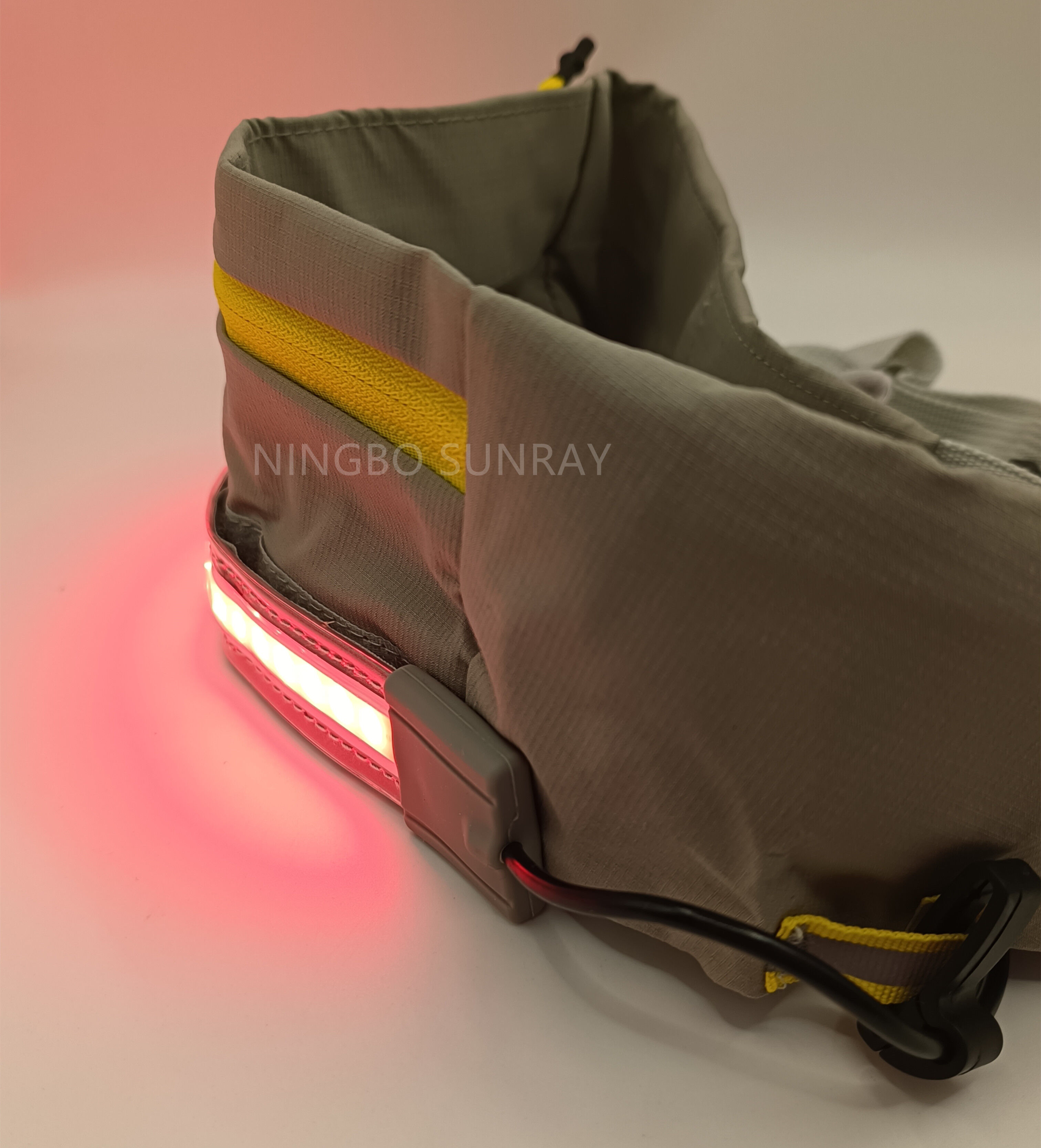 Wholesale Free Belt Waist Bag Running Light For Running Hiking Travel ...