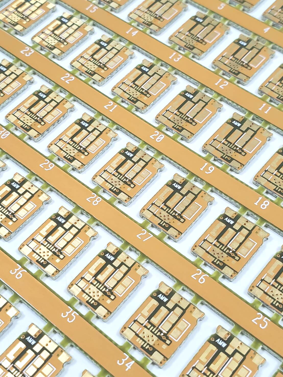 4l Pcb, Fr4, 1.0mm, 1oz Cu, Size:12.39x9.90mm, 48 Pcs/pnl/132.08 X 137.79mm, Lpi(yellow ...