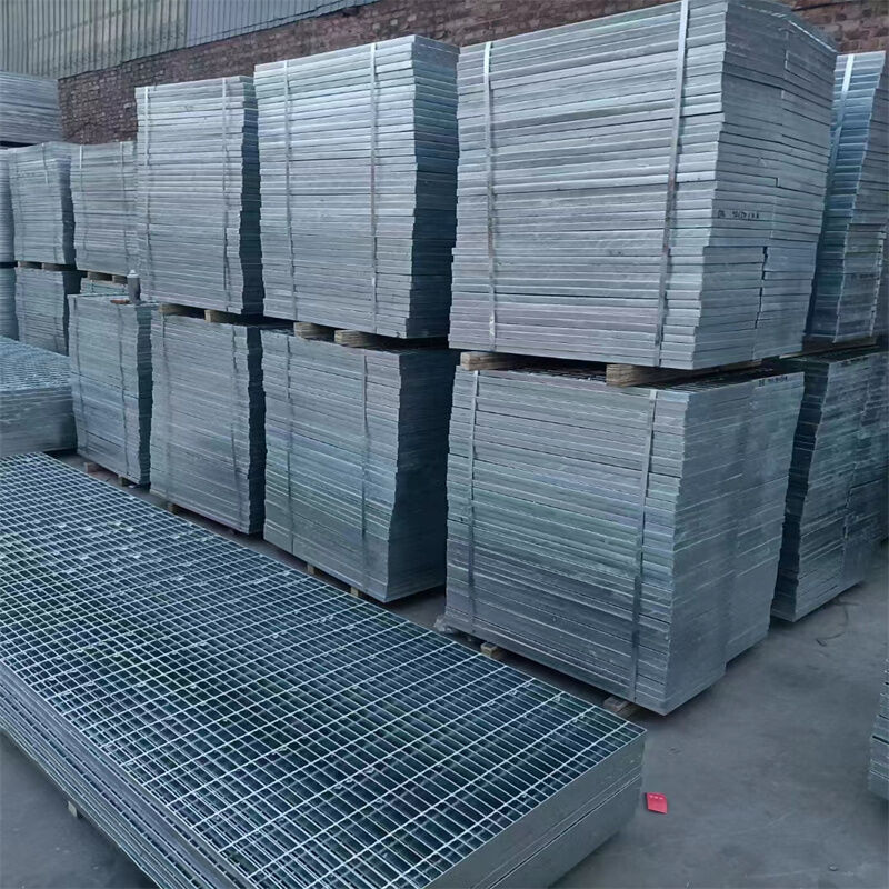 Customized Steel Bar Grating With Pressed Clamp, Plates, Bolt And Nut ...
