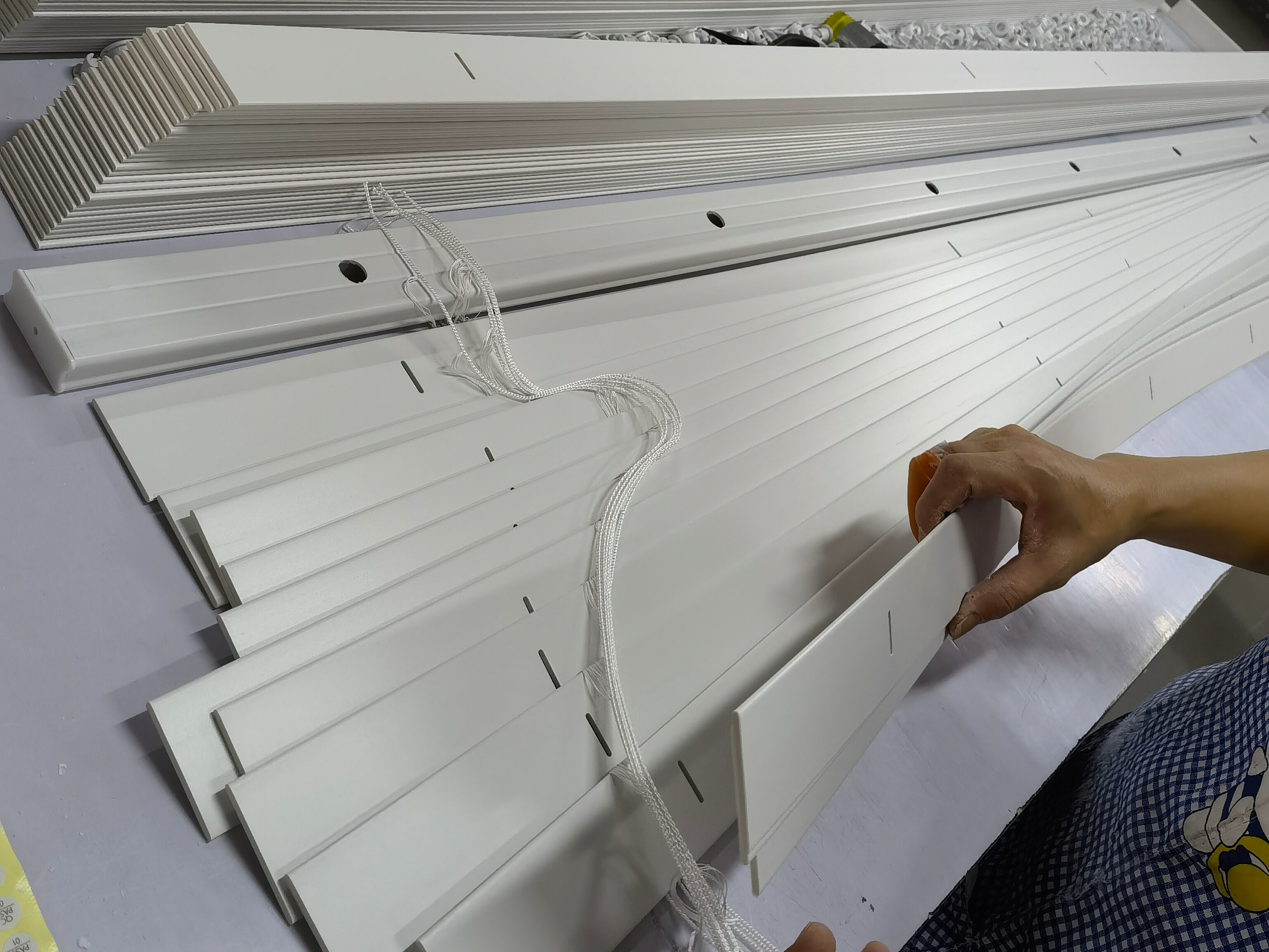 High Quality 2 Inch Fauxwood Flat Cordless Blinds, Roller Shade, Blinds ...