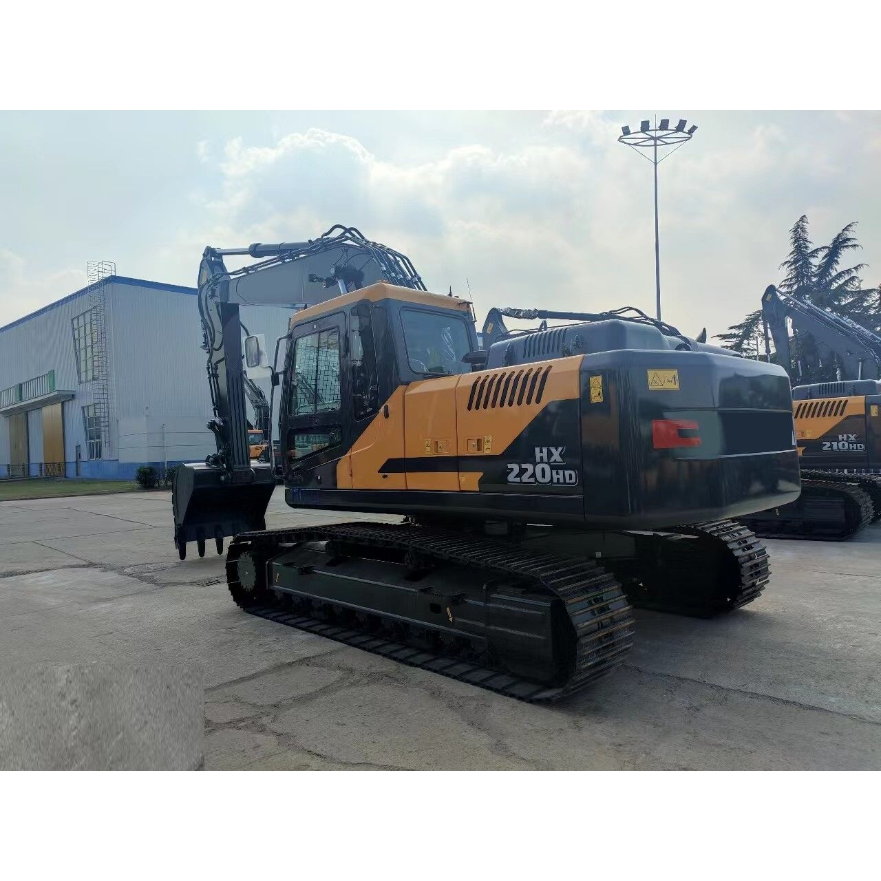 Hydraulic 22 Tons Crawler Excavator Hx220hd With Cheapest Price To ...
