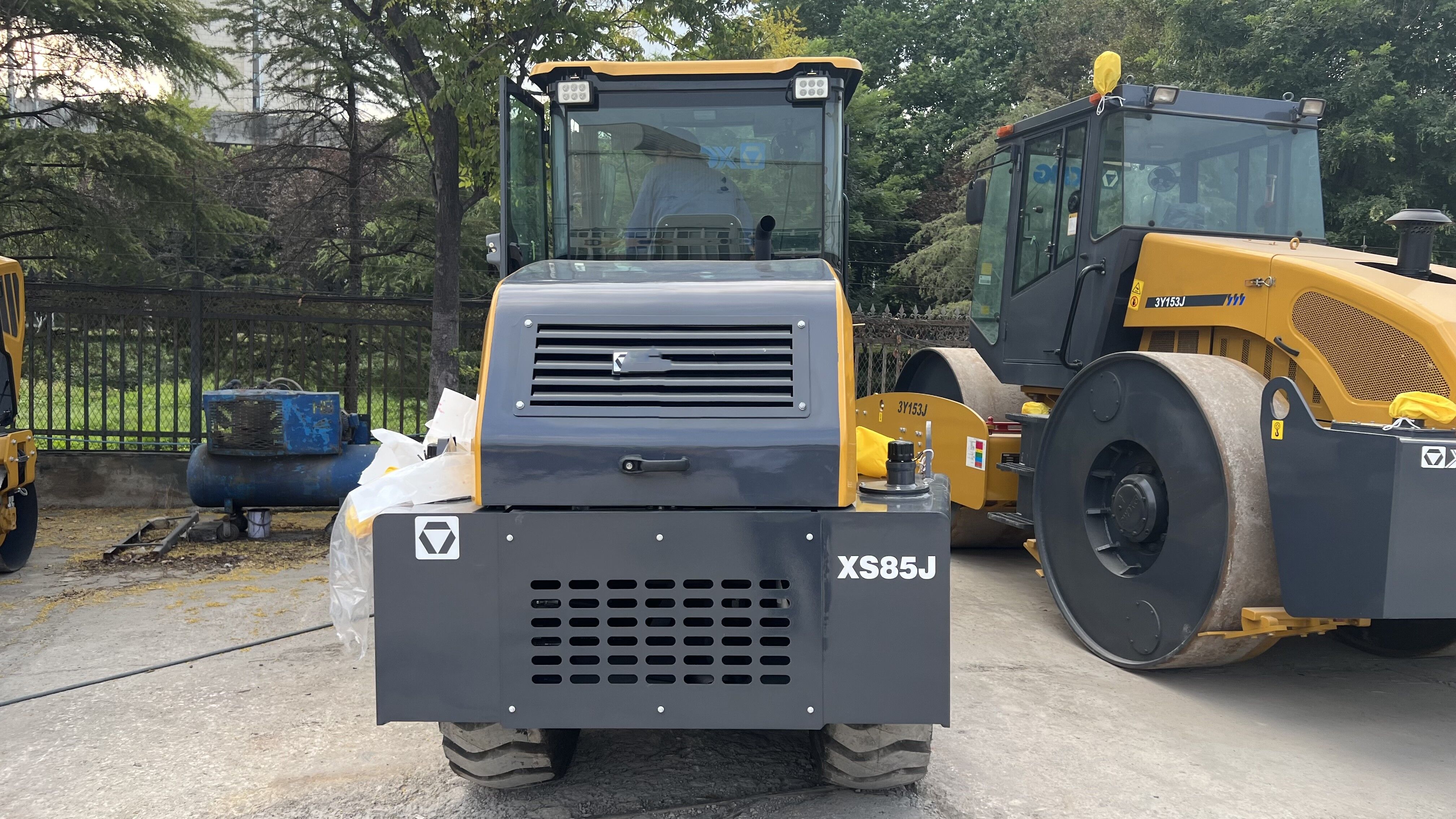 Buy China Wholesale Xc-mg Xs85j 8ton High Quality High Way Paving ...