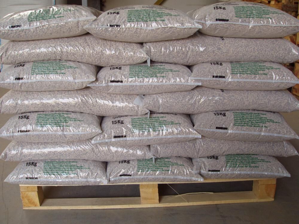 Wholesale Quality Pine Wood Pellets / En Plus-a1 Wood Pellets For Heating / Factory Price 6mm ...