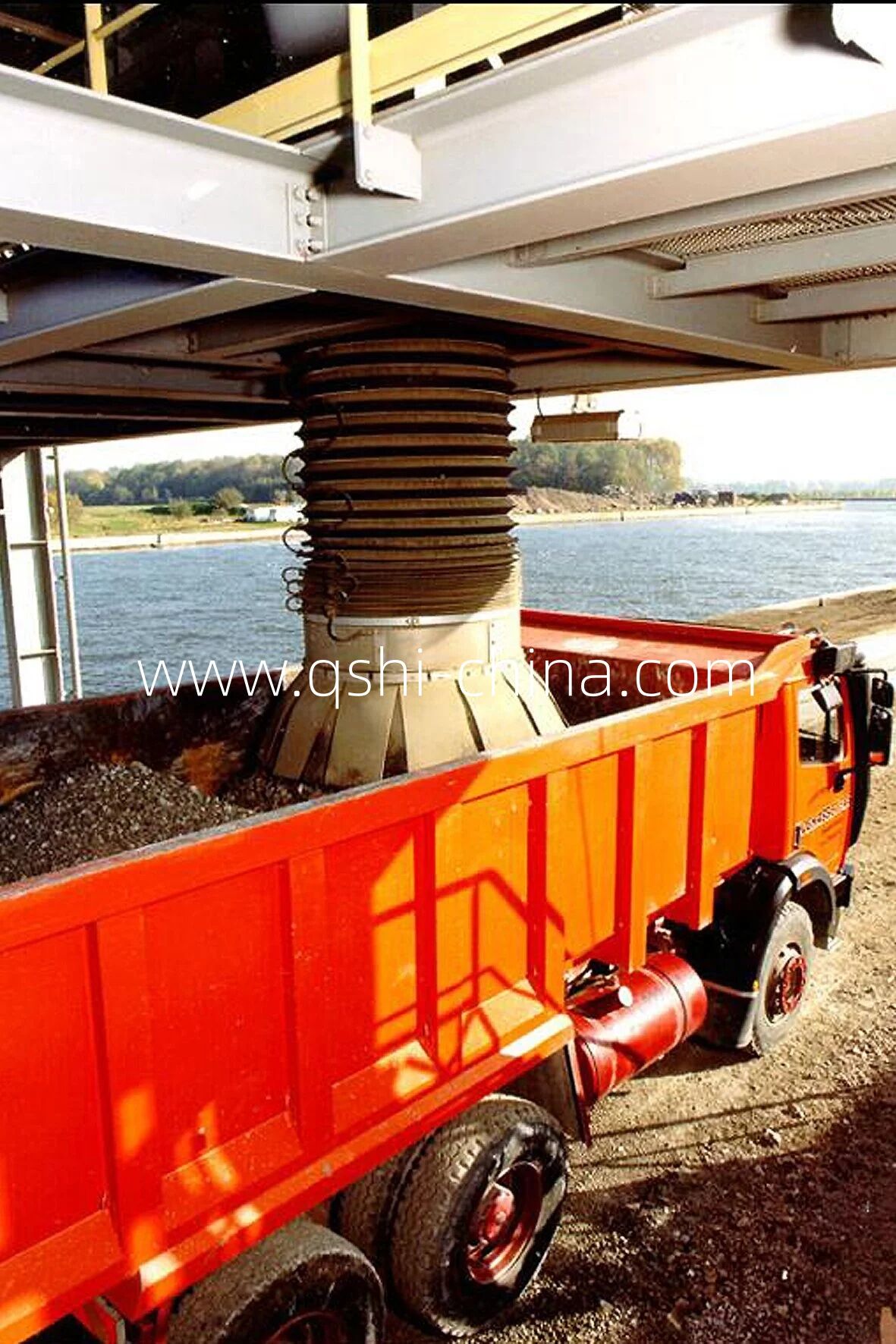 Qshi Telescopic Slip Pipe Bulk Material Telescopic Loading Chute ...