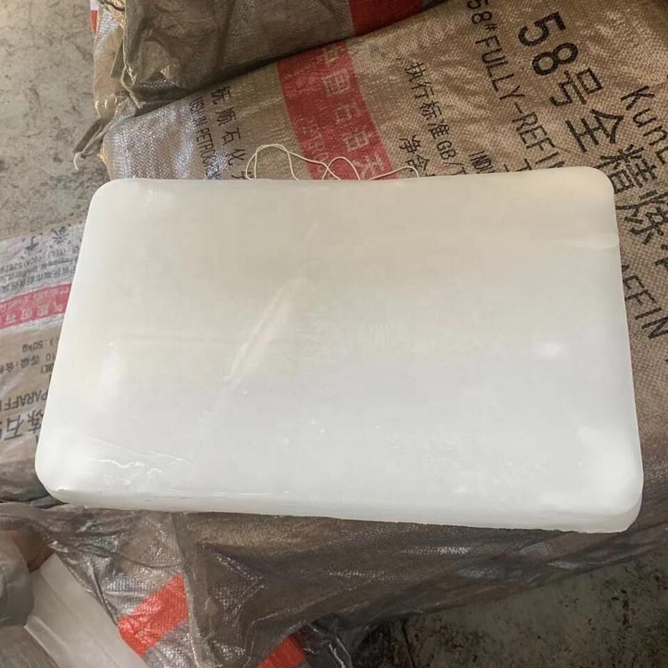 Solid Kunlun Completely Refined Bulk Paraffin Wax 60/62 For Making ...