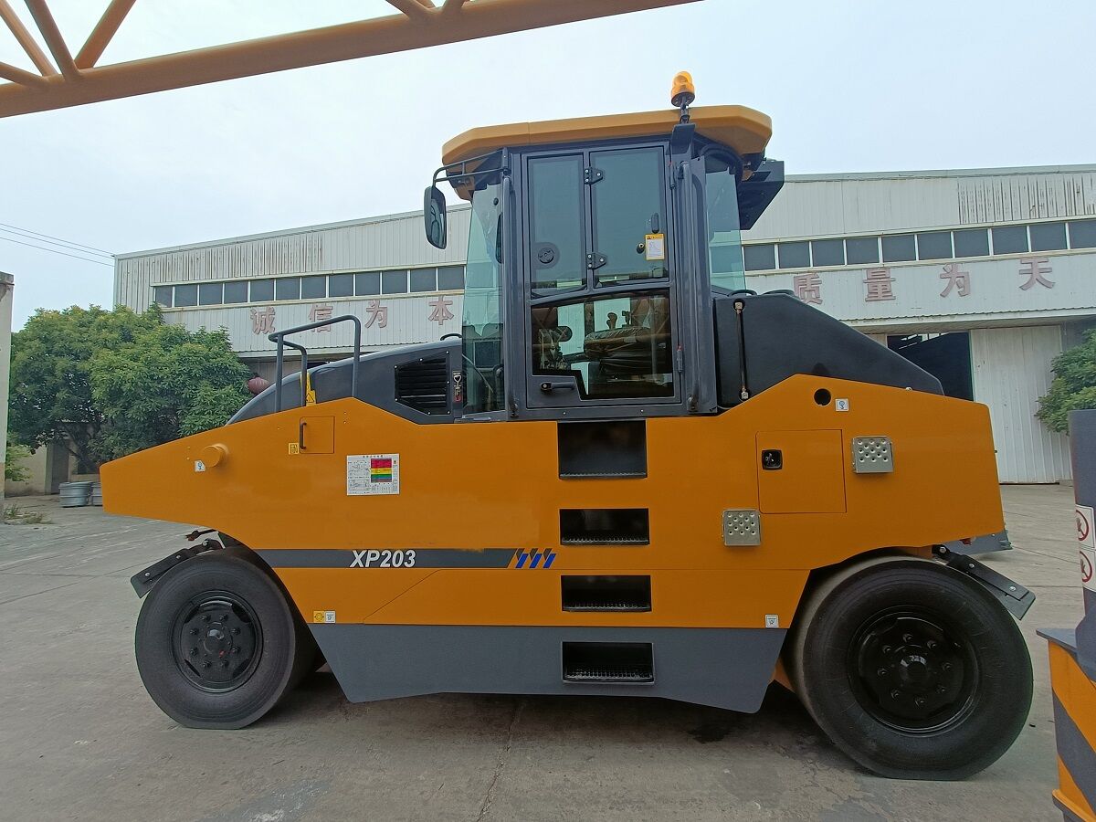 Brand New 20 Ton Xp203 Pneumatic Tyre Road Roller Compactor Machine ...