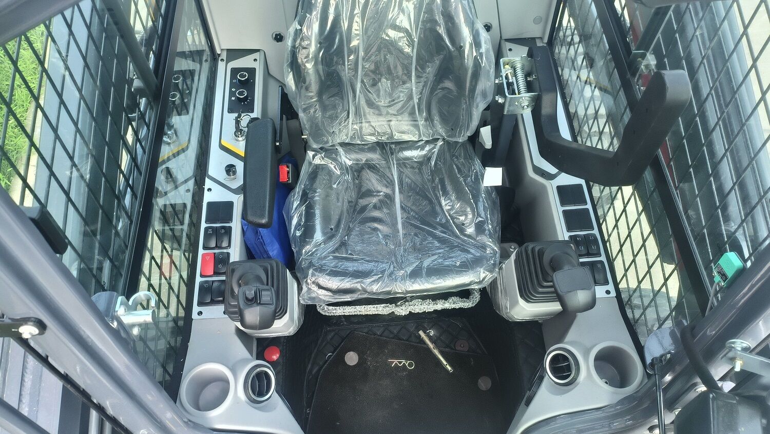 Xc7-sr07 Mini Loader Skid Steer Ce Mini Skid Steer Loader Price - Buy China Wholesale Skid Steer ...