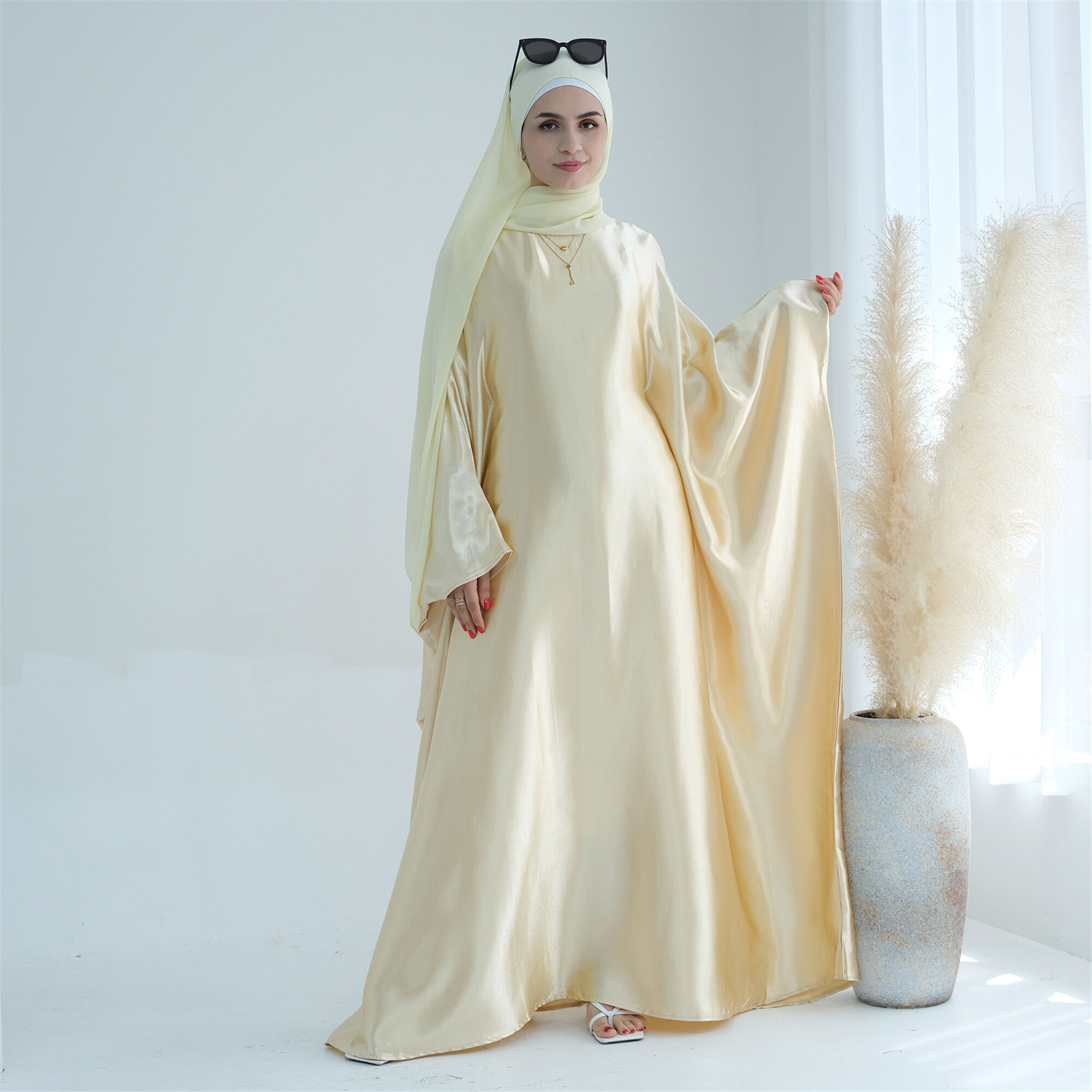 Abaya Dubai Middle East Turkey Dubai Moon Embroidered Elegant Cardigan ...