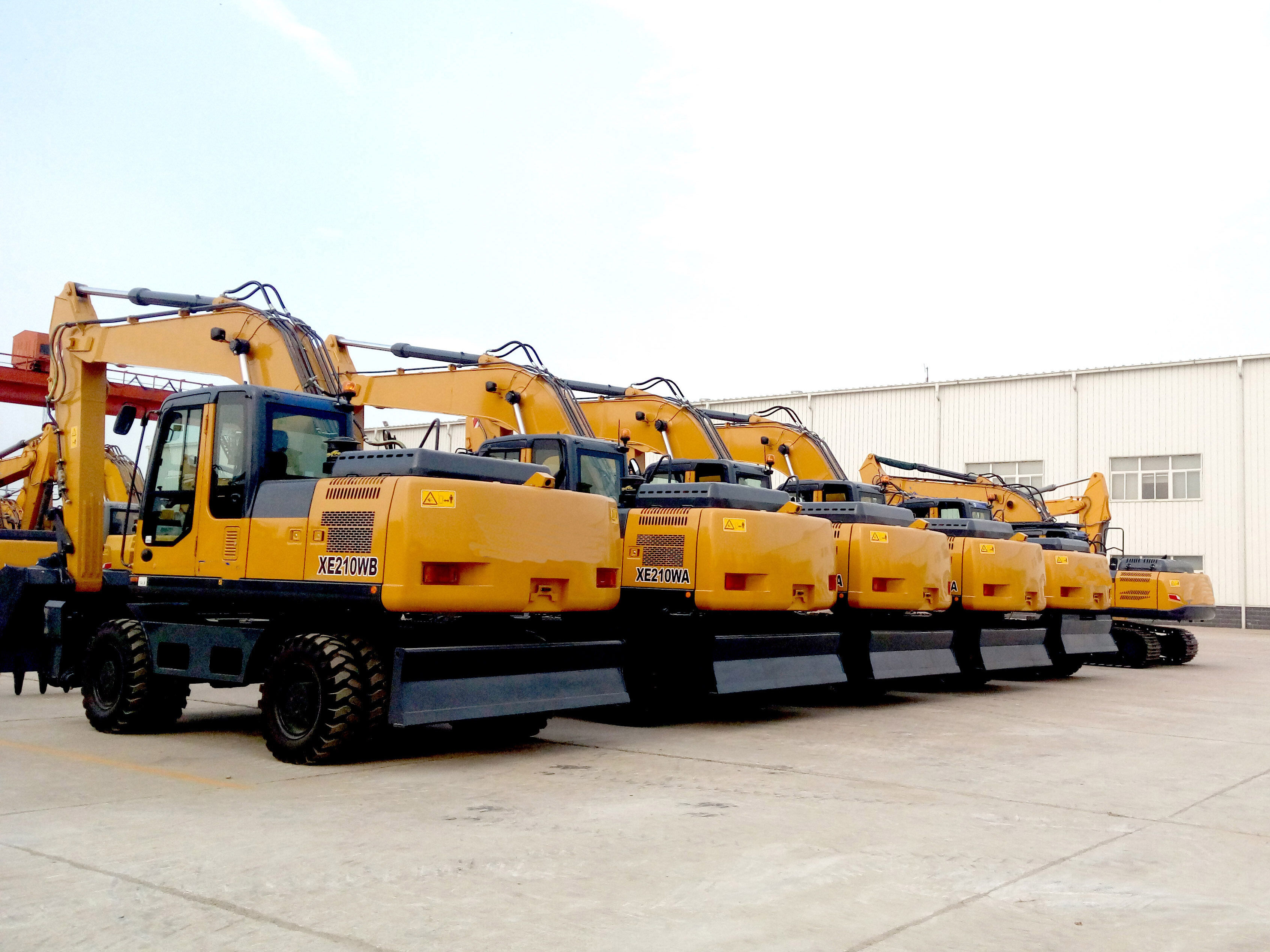 21 Tons Crawler Excavator Xe210wd With 0.86 Cbm Bucket Capacity And Epa ...