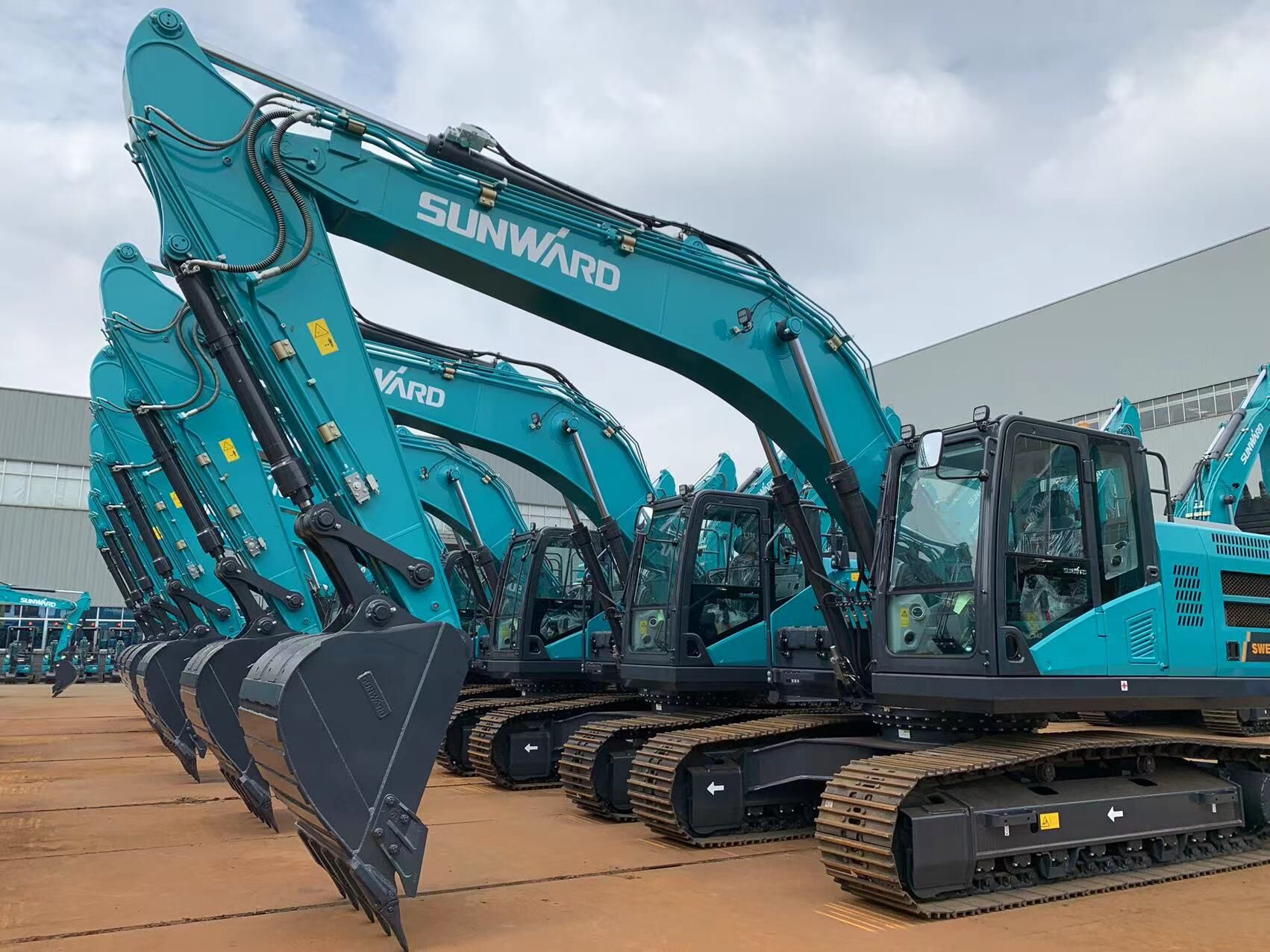 Factory Direct High Quality China Wholesale Sunward 22ton Medium Excavator Swe215f With 1m3 ...