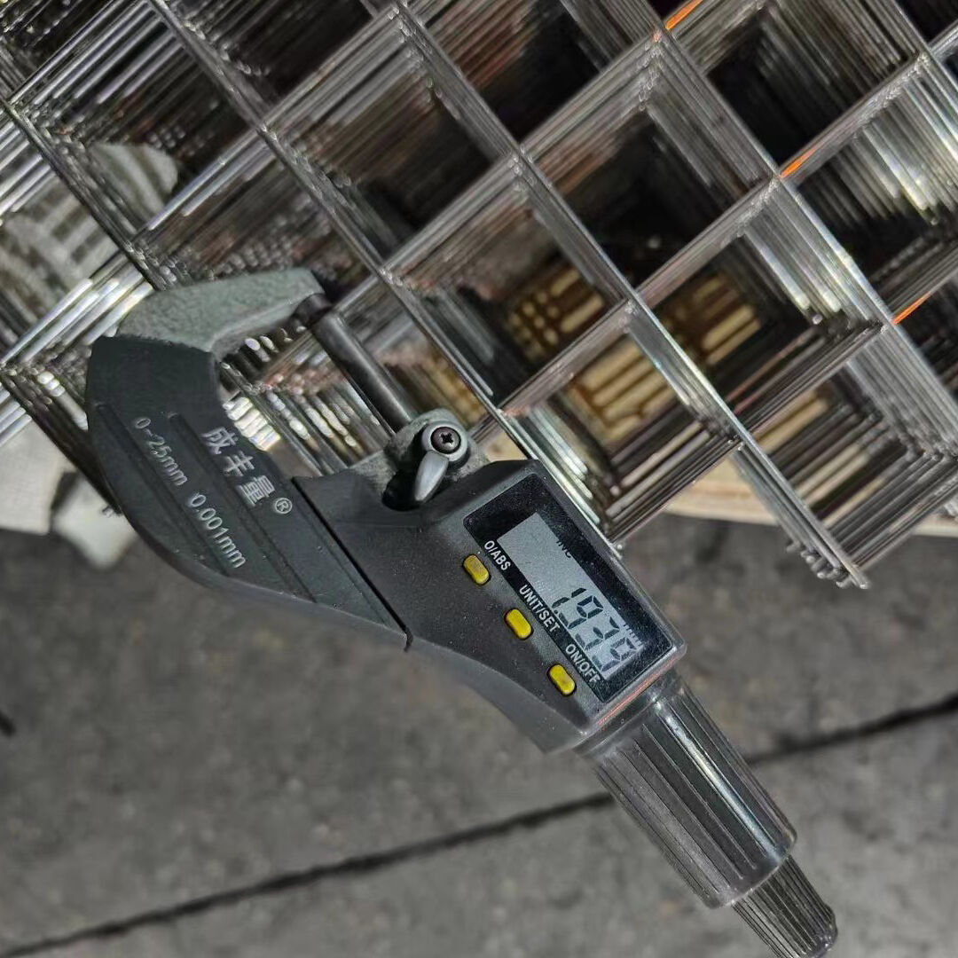 Black Welded Wire Mesh And Galvanized Wire Mesh Or Other Color - China Wholesale Welded Wire ...