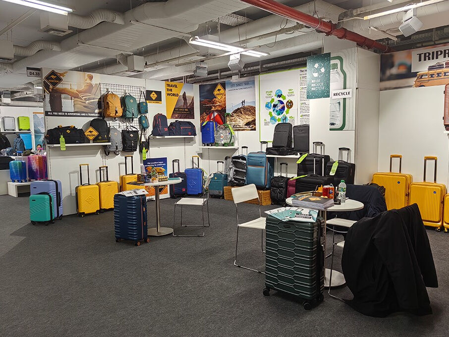 China Manufacture Suitcase Hardshell Black 18 Inch Underseat Luggage ...