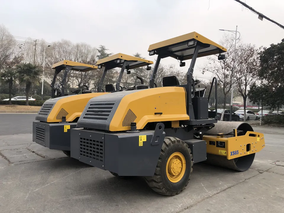 Powerful Performance 4ton Single Drum Road Roller Xs45j With Manual ...