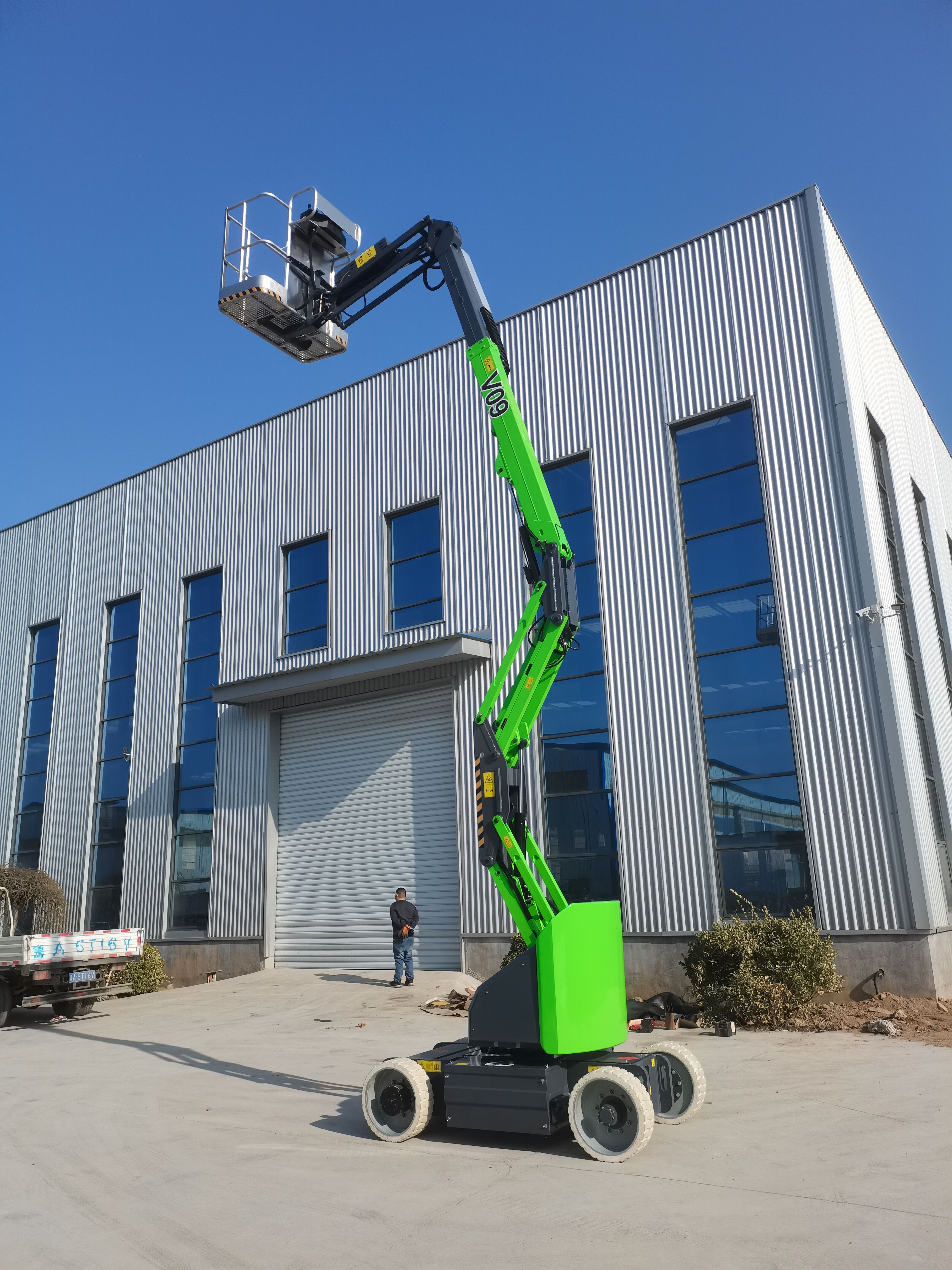 Factory Direct High Quality China Wholesale 9m V09 Man Lift Self ...