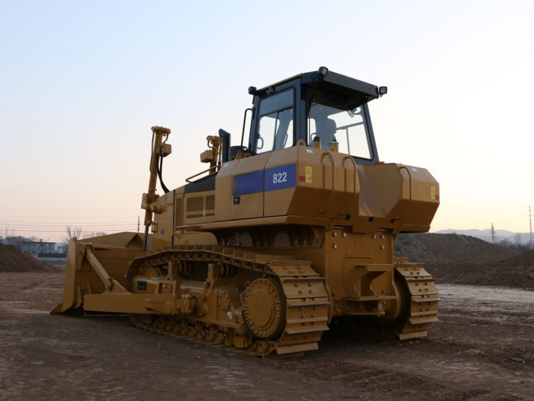 High Quality Big Bulldozer 818f Crawler Bulldozer With Three Shank ...