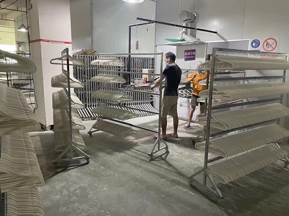 Popular Clother Hanger Factory Sell. - Expore China Wholesale Plastic ...