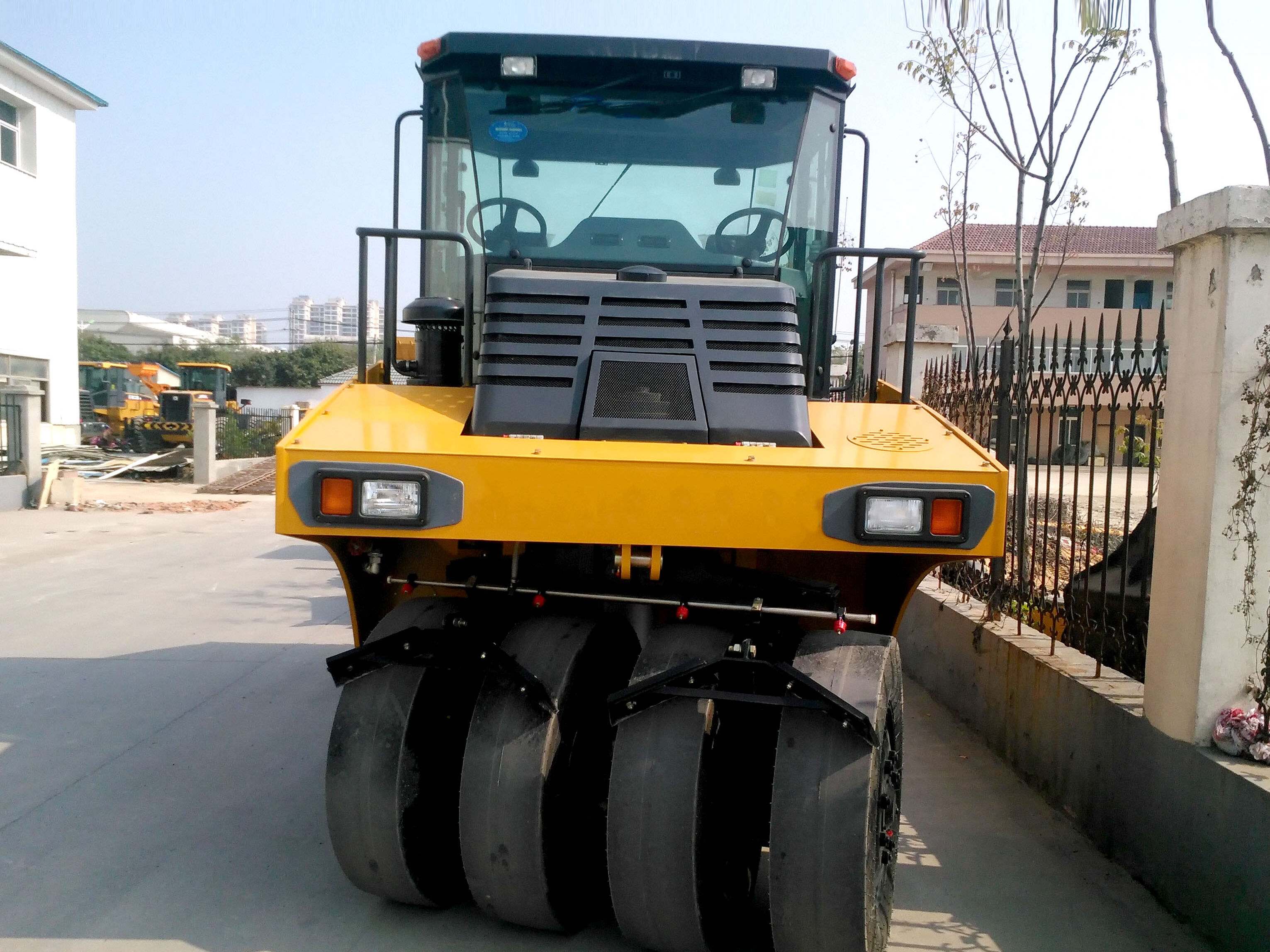 Buy China Wholesale 30t Vibratory Road Roller Compactor Spr300c-8 ...