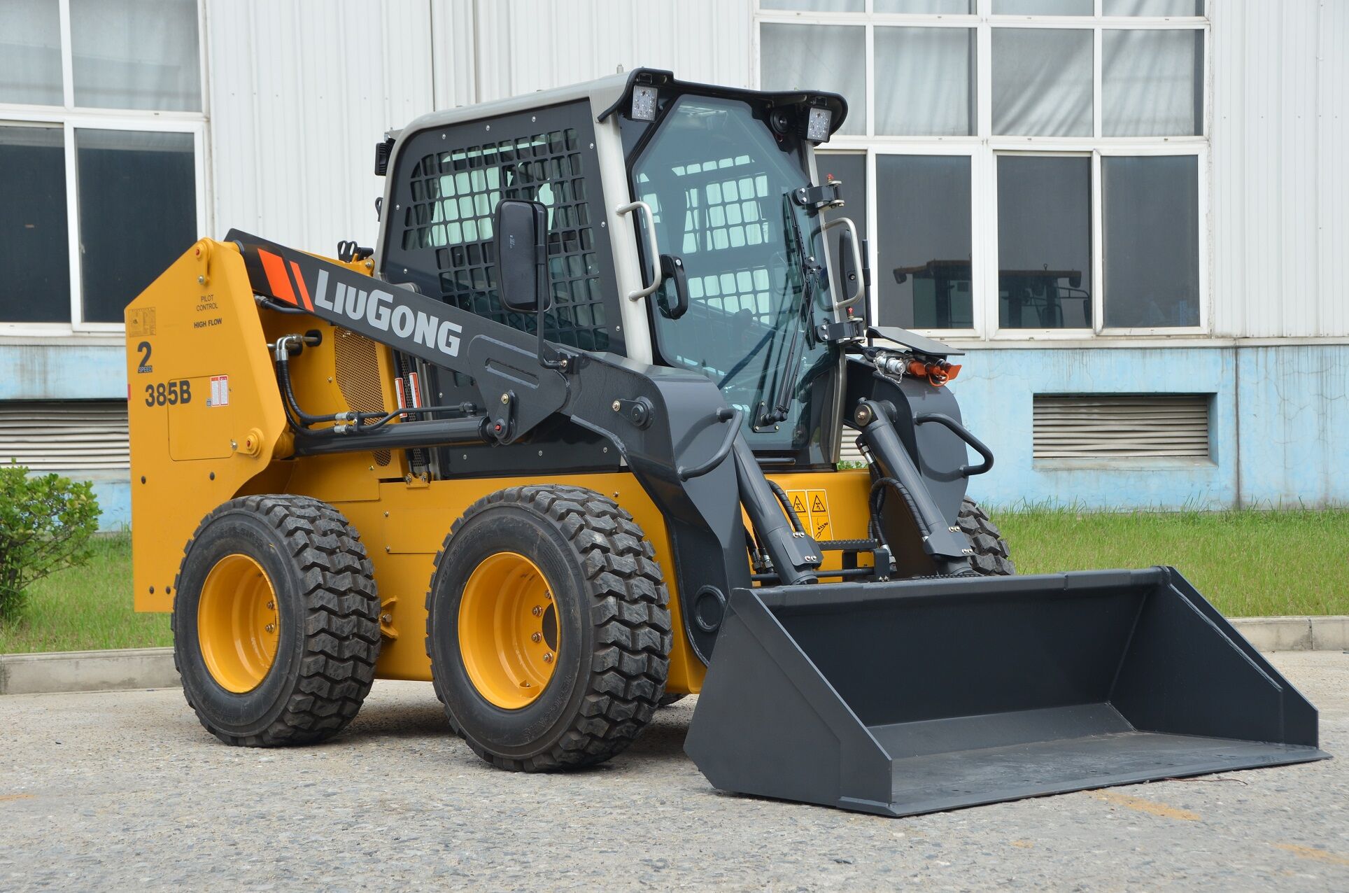 Large Size Liugong 1.1 Ton Skid Steer Loader 395b With Hammer, Mini ...