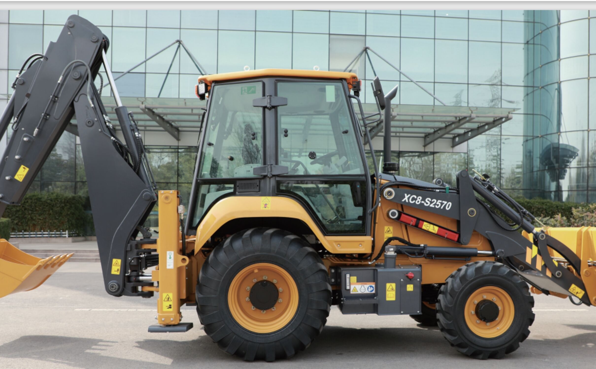 Factory Price New 2.5 Ton Mini Backhoe Loader Xc8-s2570 4 Wheel Drive ...