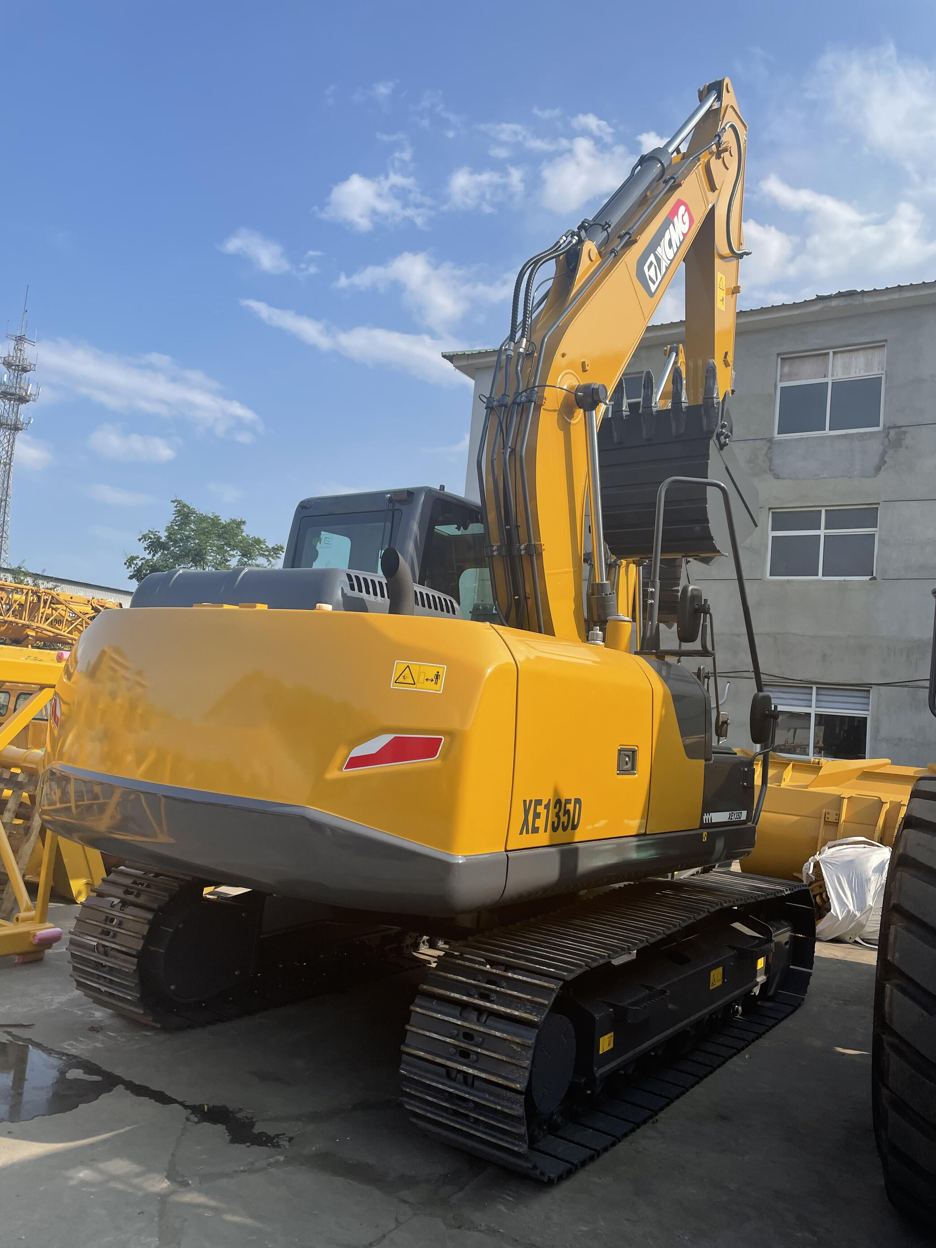 13.5 Ton Digger Xe135d Crawler Excavator Price In Guam - Buy China ...