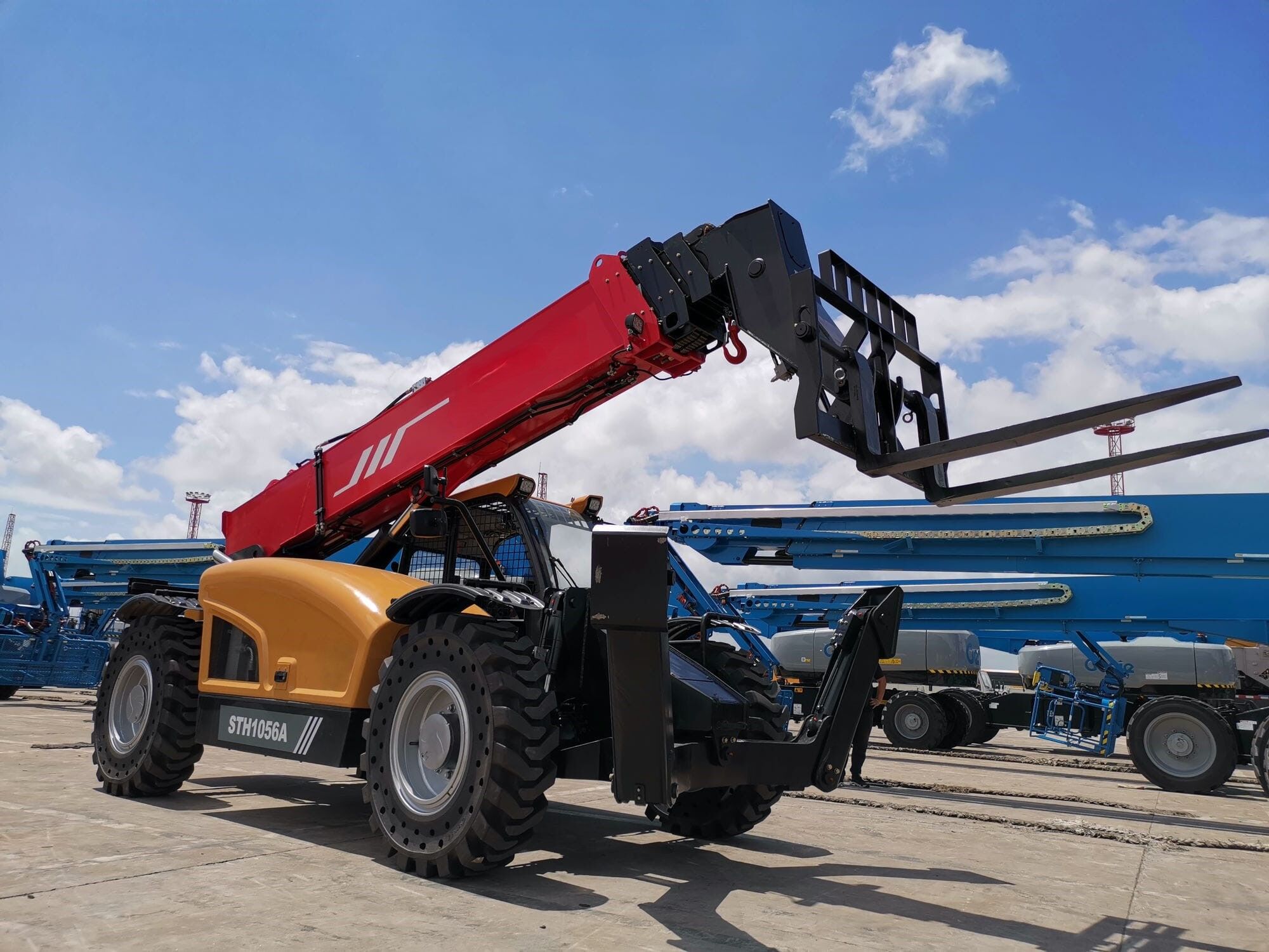 Top Brand 4.5 Tons Telescopic Handler Sth1056a Reach Height 17m For ...