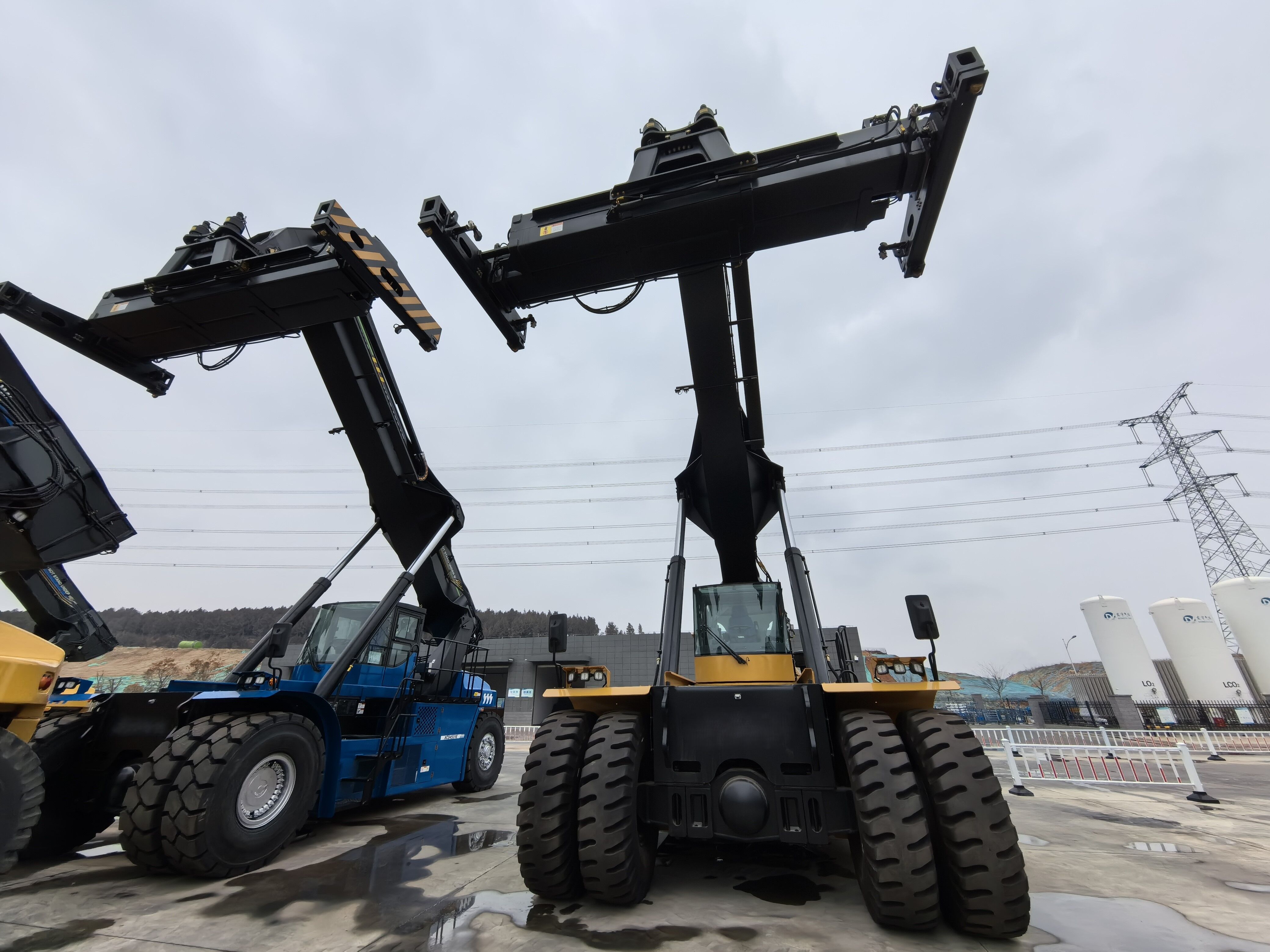 Factory Price New 45 Ton Container Forklift Reach Stacker Xcs4531k ...