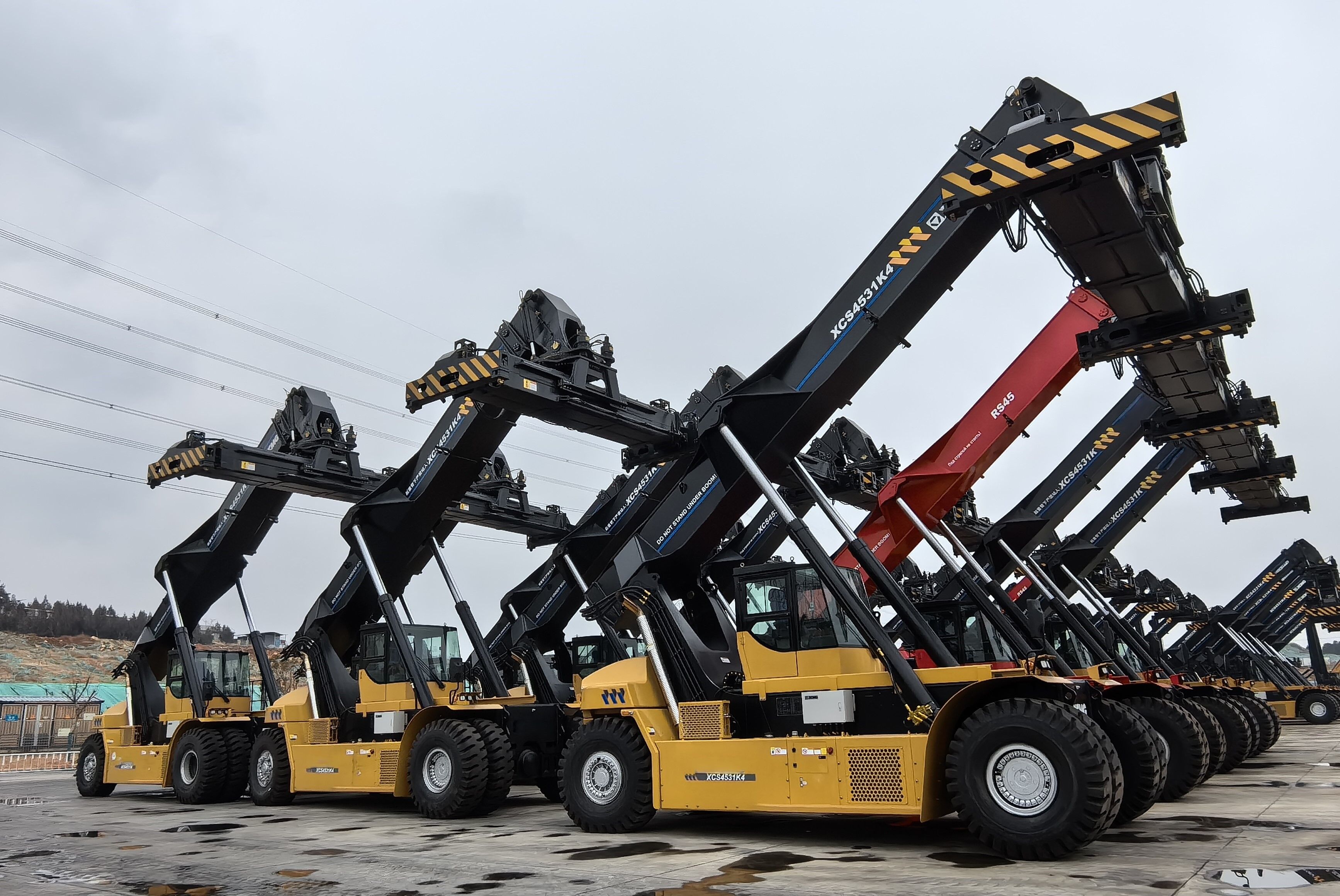 Factory Price New 45 Ton Container Forklift Reach Stacker Xcs4531k ...