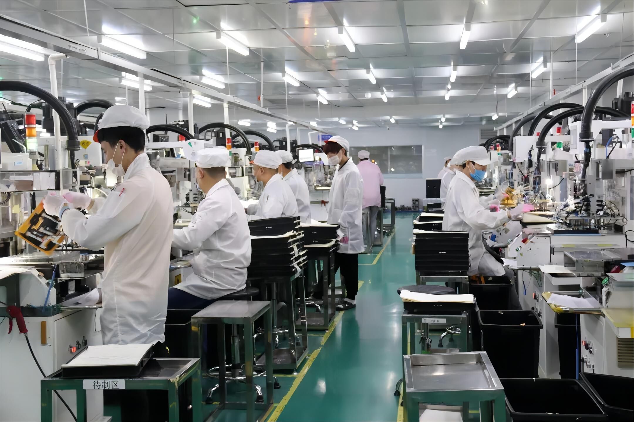 Affordable Clamshell Phone For Easy Communication Dual Sim Gsm Phone ...