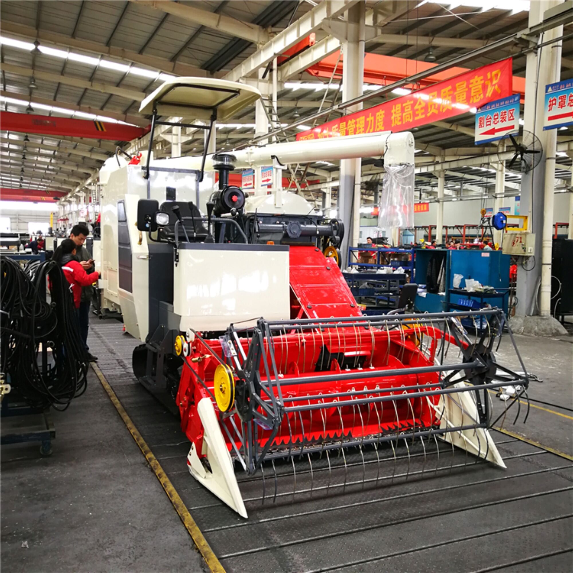 Chinese New Harvester 4lz-5 Combine Harvester For Rice And Wheat ...