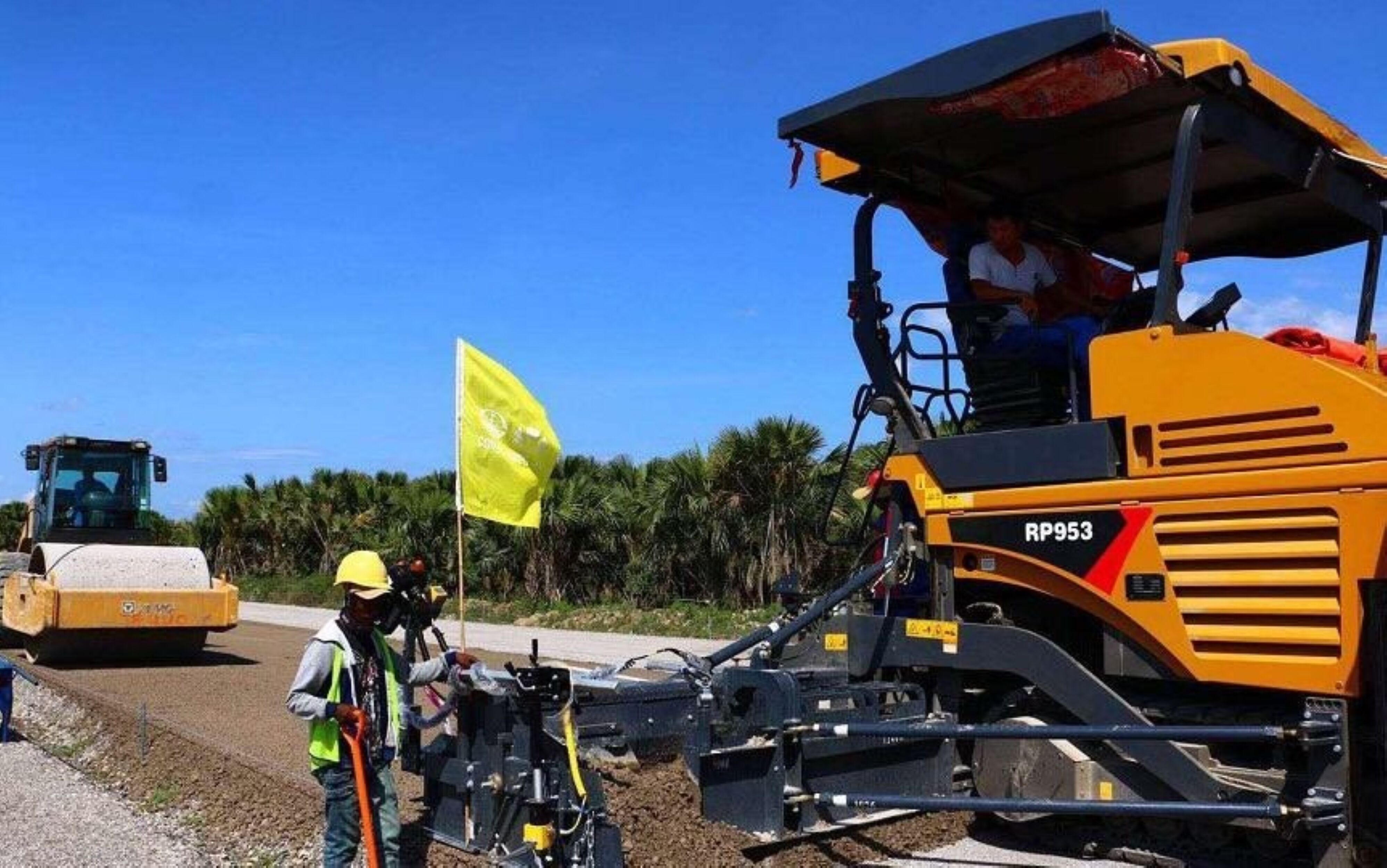 Factory Price New 10.5m Paving Width Asphalt Concrete Paver Rp953 Road Paver Exported To World ...