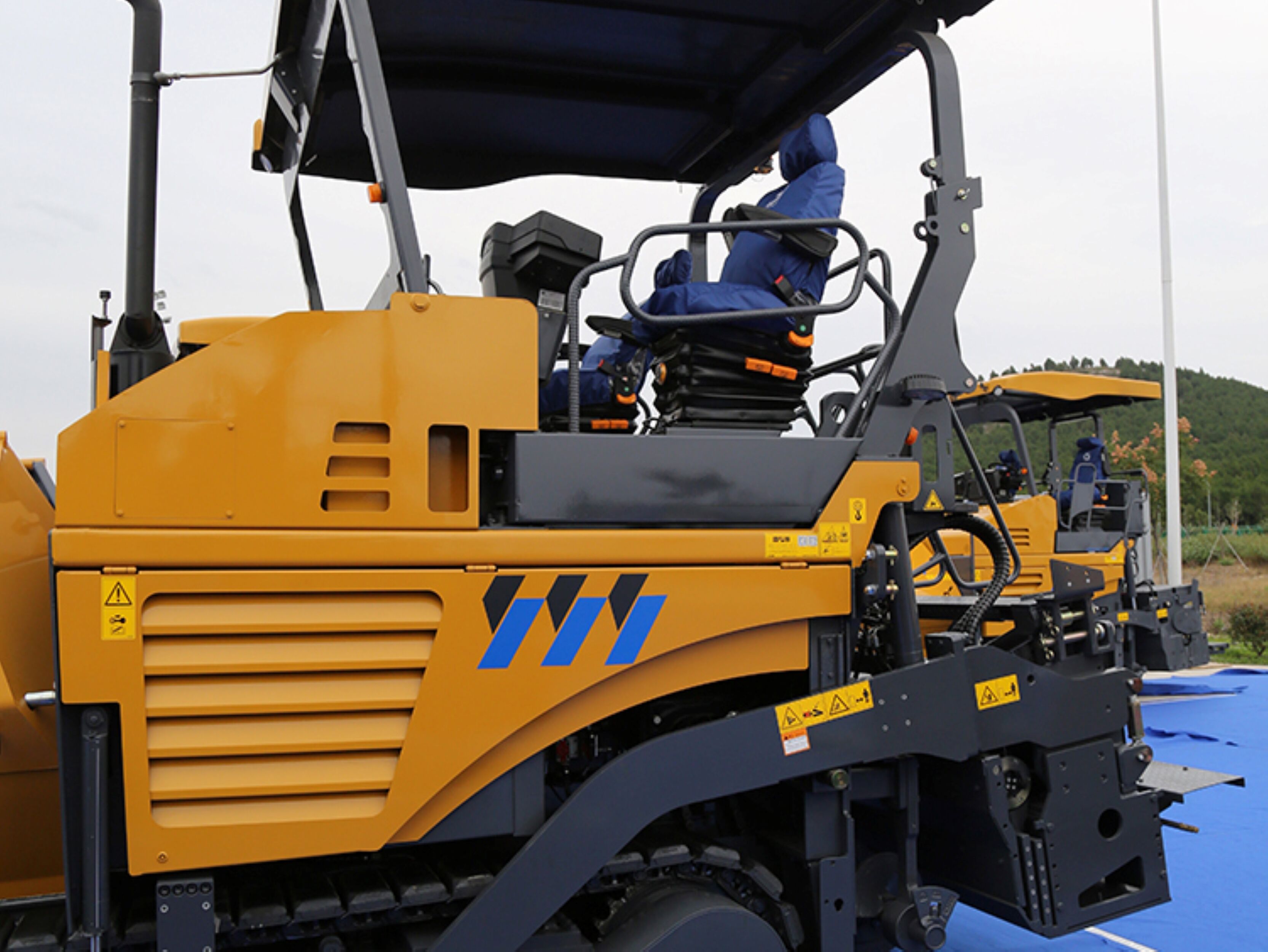 Factory Price New 10.5m Paving Width Asphalt Concrete Paver Rp953 Road Paver Exported To World ...