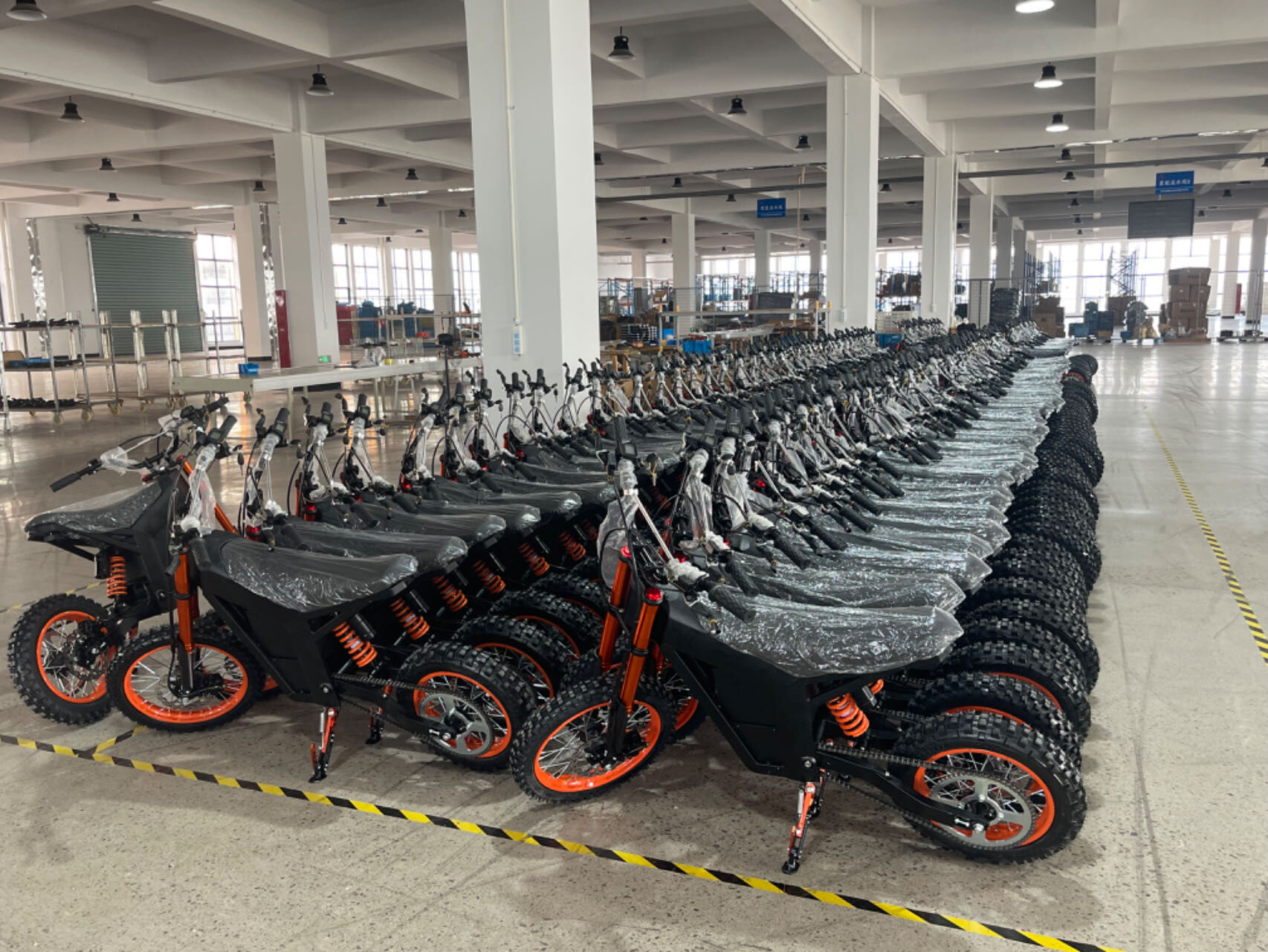 Eu Off Road Dual Motors Electric Scooter G2 Booster 10 Inch Pneumatic ...