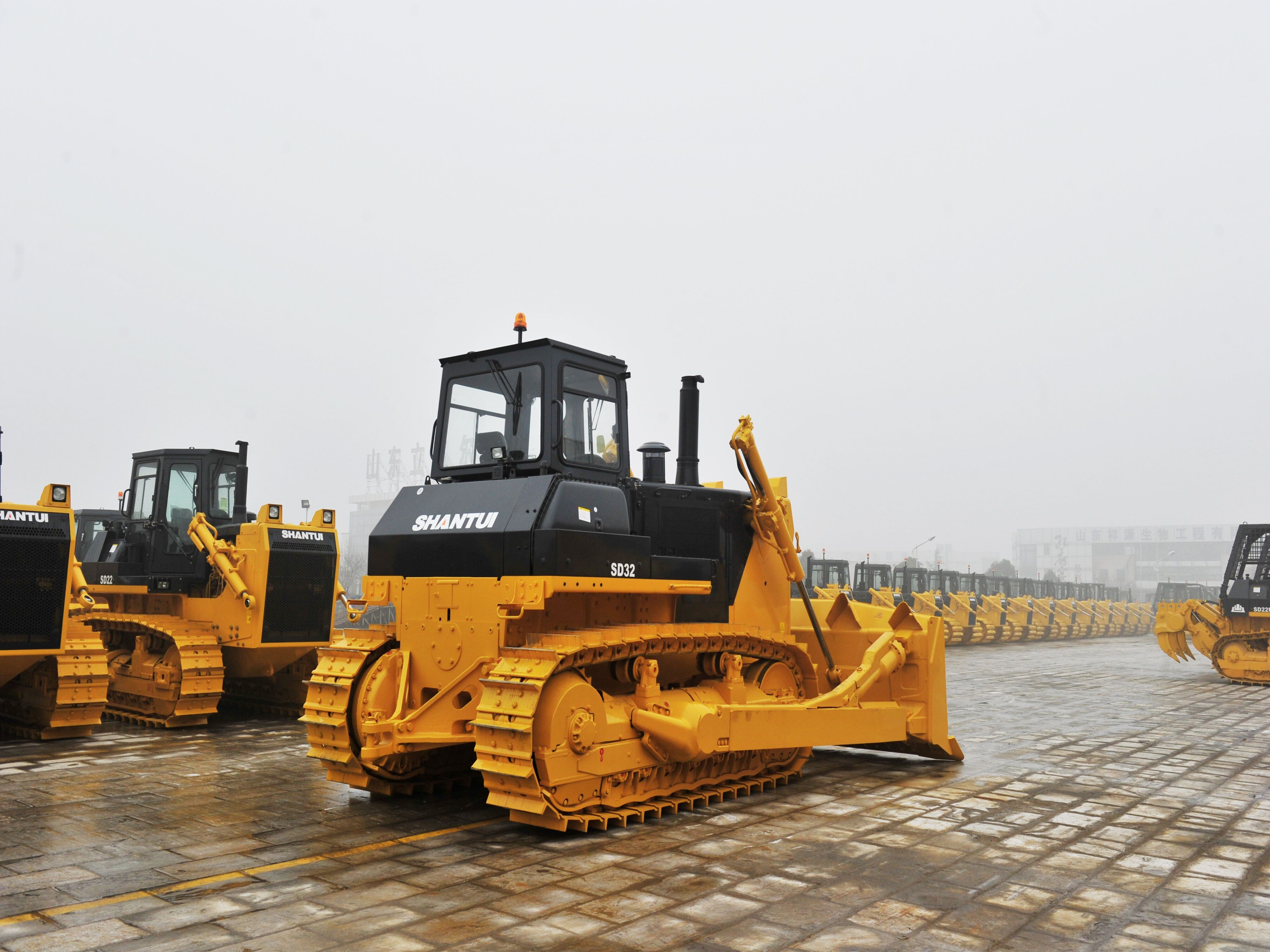 Chinese Hydraulic Bulldozer 320 Hp Crawler Bulldozer Sd32 Dozer ...