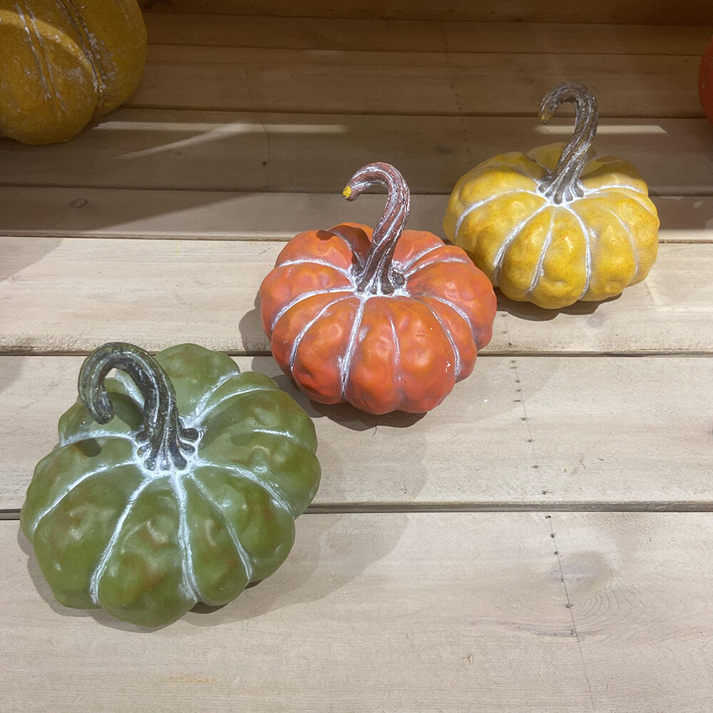 Custom Resin Gourd Small Pumpkin Figurines Resin Realistic Decoration ...