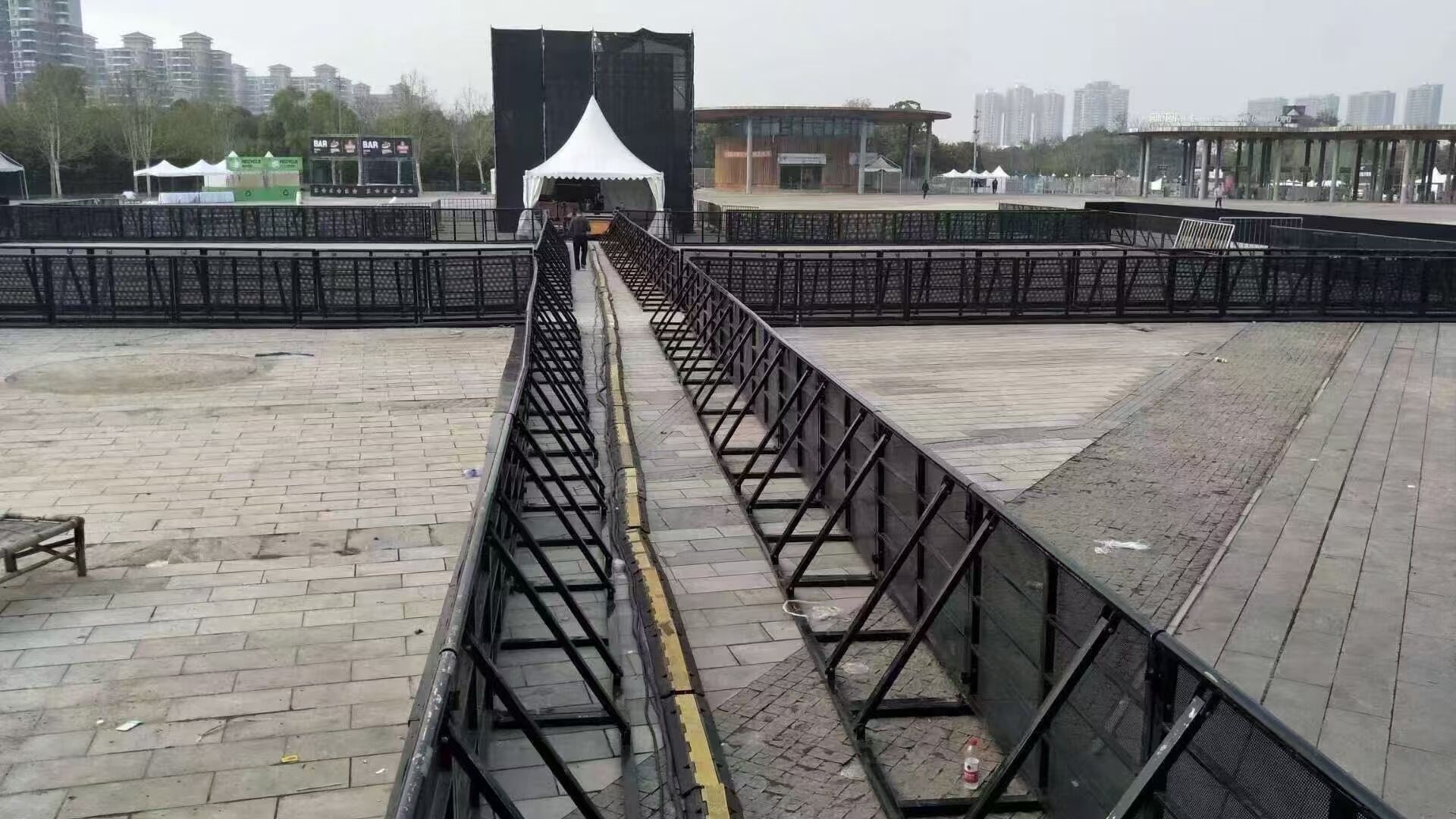 Metal Explosion-proof Fence Stage Barriers And Crowd Control Safety ...