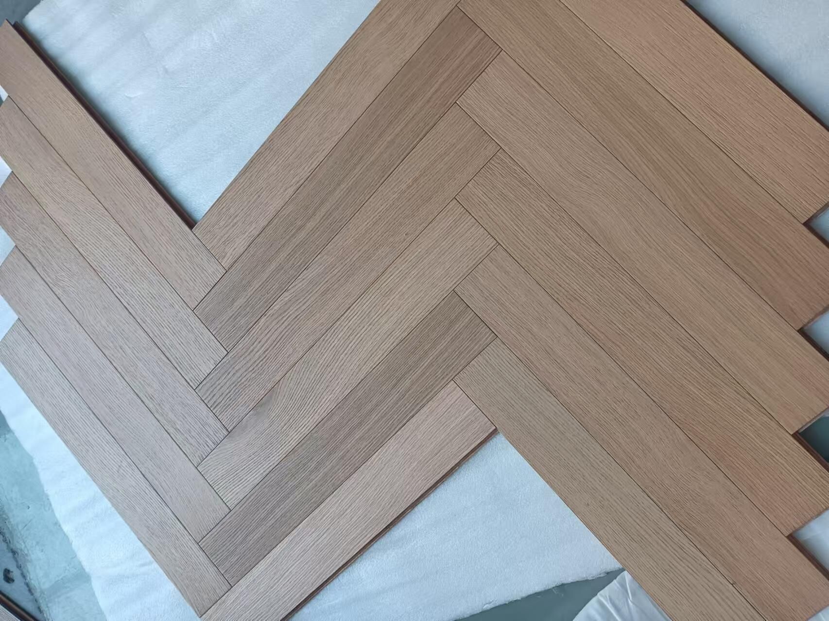 Stright Grain Oak Herringbone Pattern Engineered Wood Flooring For ...