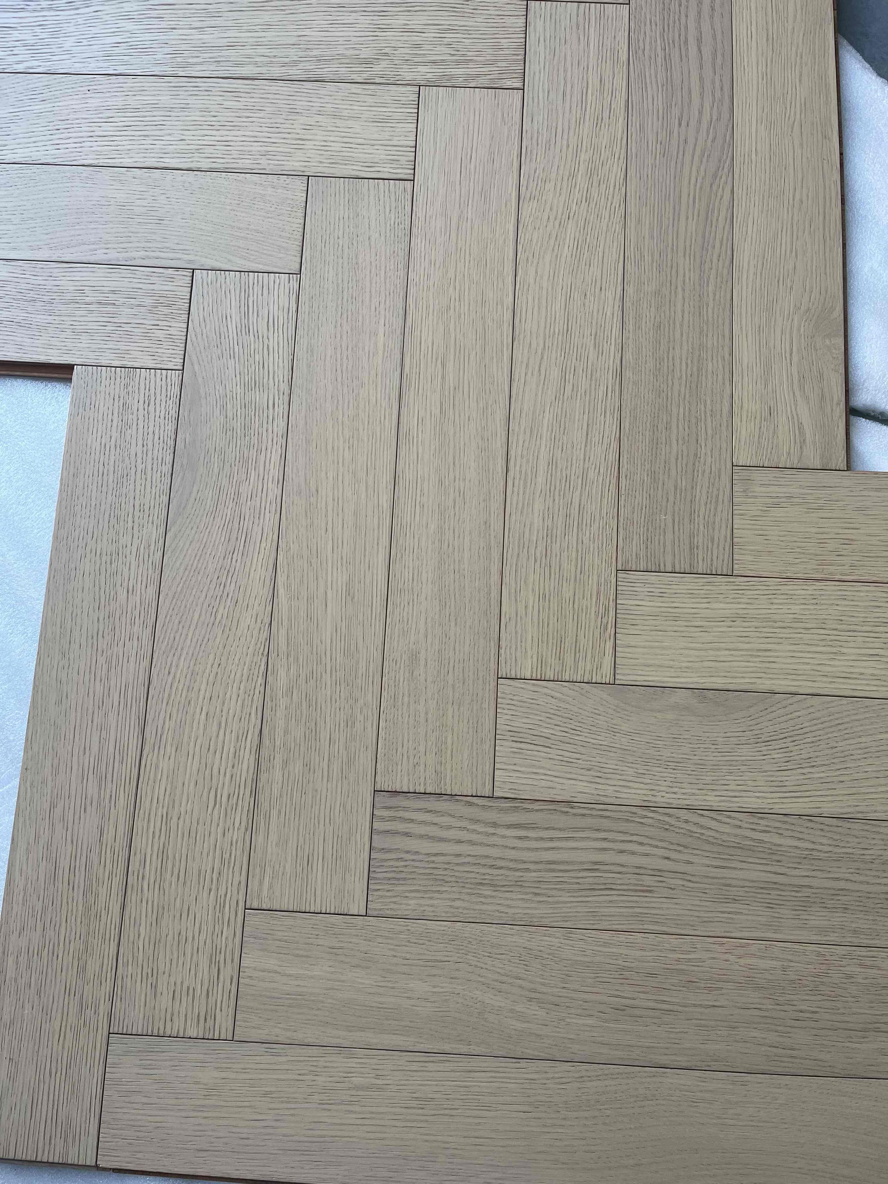Factory Direct High Quality China Wholesale Stright Grain Herringbone Oak Engineered Wood ...