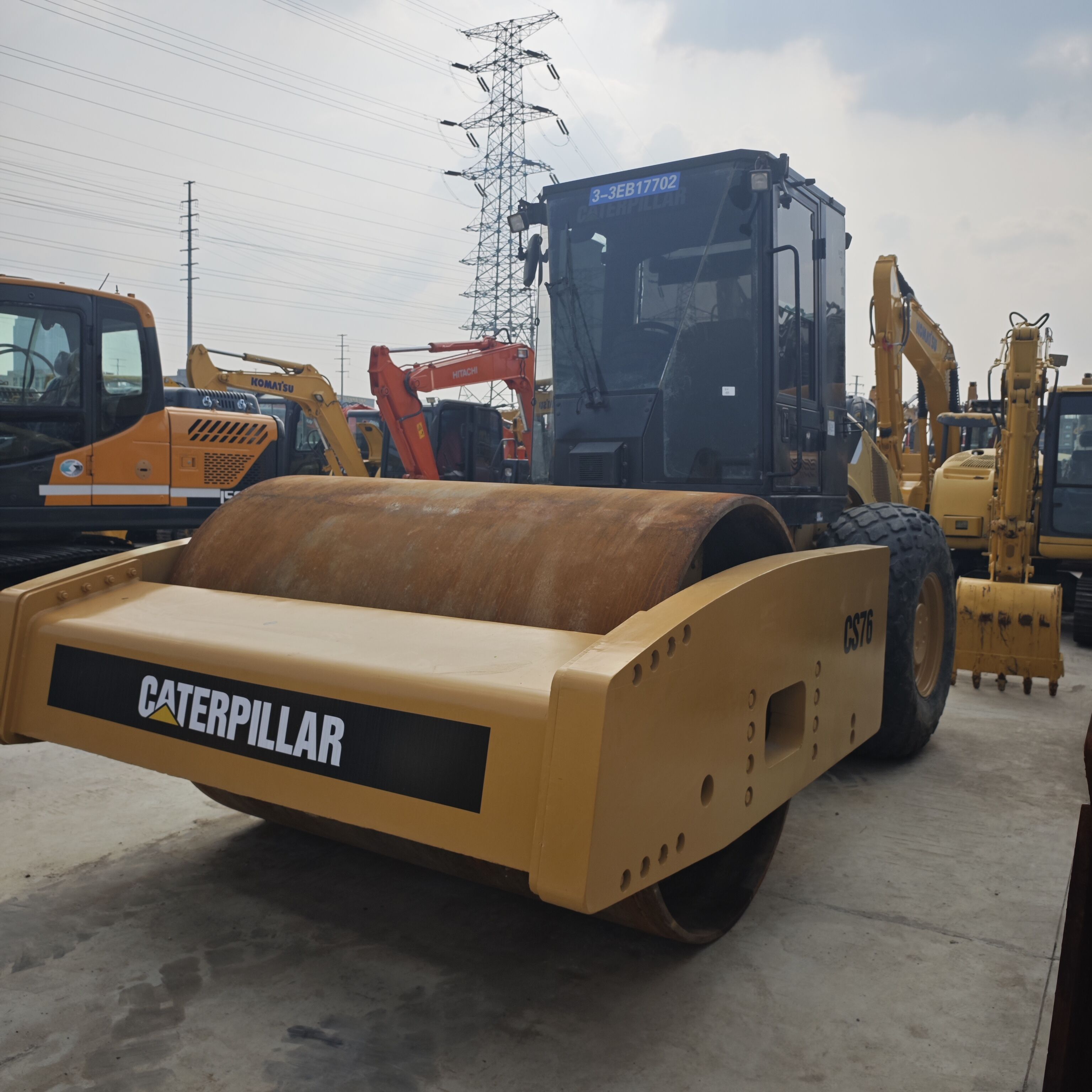 Used Road Roller Caterpillar Cs76 Vibratory Compactor Original Cat Road ...