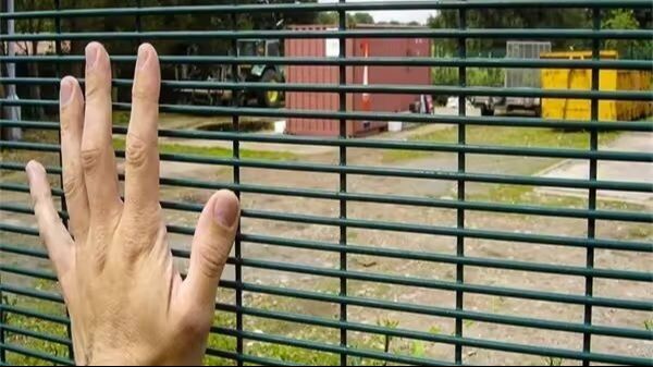 Easily Assembled High Quality Security Advanced 358 Anti Climb Wire ...