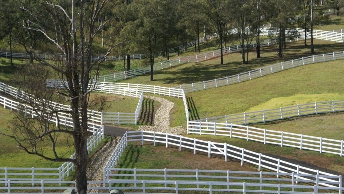 New Design Pvc Farm Fencing Vinyl Cross Rail Plastic Equine Fence Panel ...