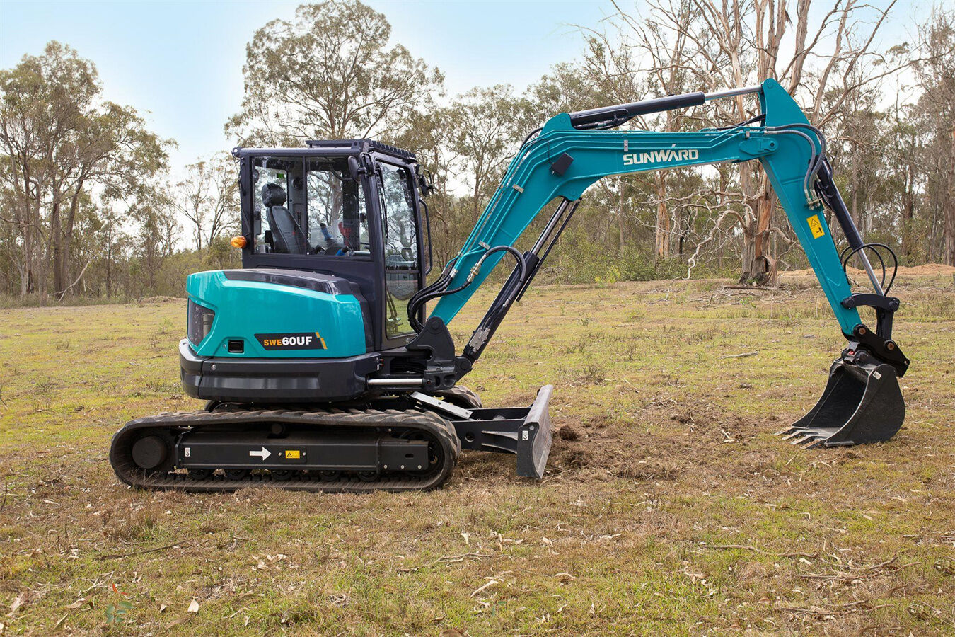 China Famous Brand 6 Ton Small Crawler Excavator Swe60uf With Ce Epa ...