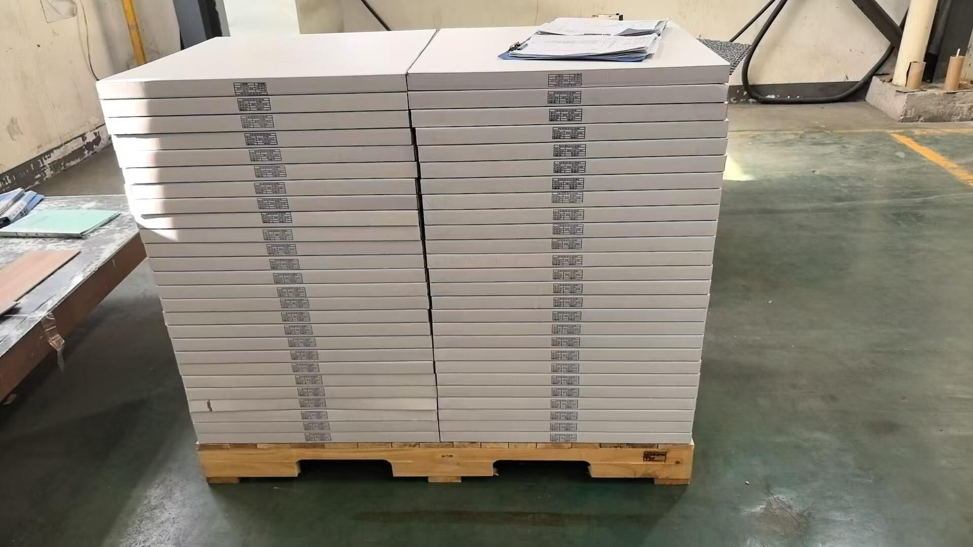 Art Shape Interlocking Tile Luxury Vinyl Tile Flooring - Expore China ...