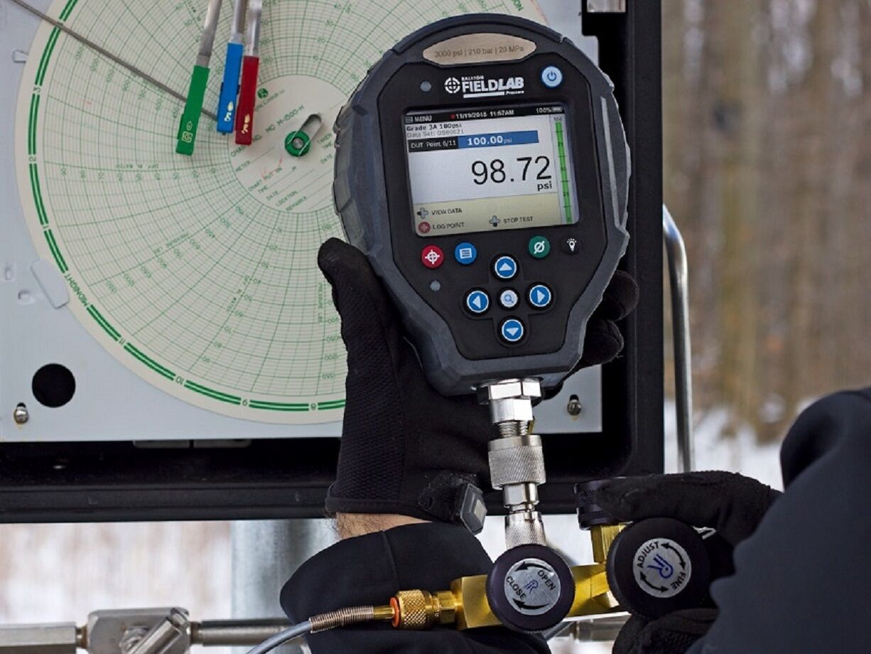 Pneumatic Hand Pump Pressure Calibrator 0-1·6mpa - Buy China Wholesale ...