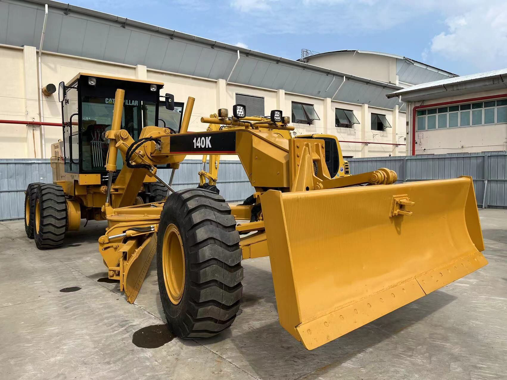 High-end Automatic Multifunctional Grader Cat140k / Second-handed ...
